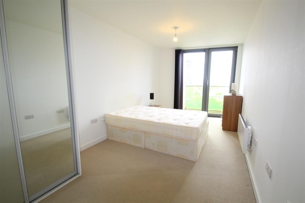 Icona Point, Warton Road, Stratford E15, 2 bed flat to rent, £2,080 pcm ...