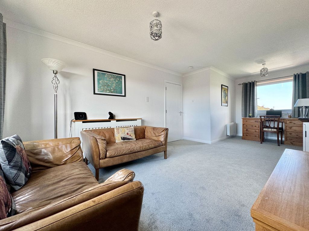 Farm Street, Falkirk FK2, 2 bed flat for sale, £90,000 | PrimeLocation