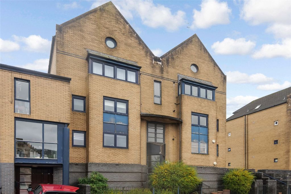 Hillside Park, Hardgate, Clydebank, West Dunbartonshire G81, 2 bed flat ...