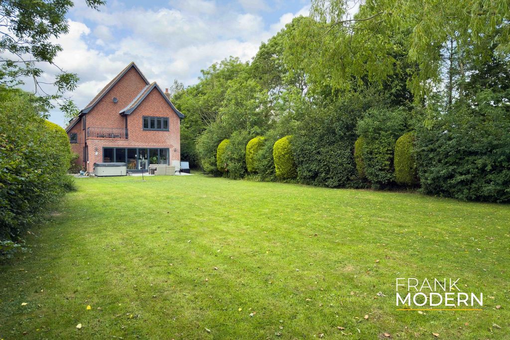 Briar House, Ingoldsby NG33, 5 bed detached house for sale, £650,000 ...