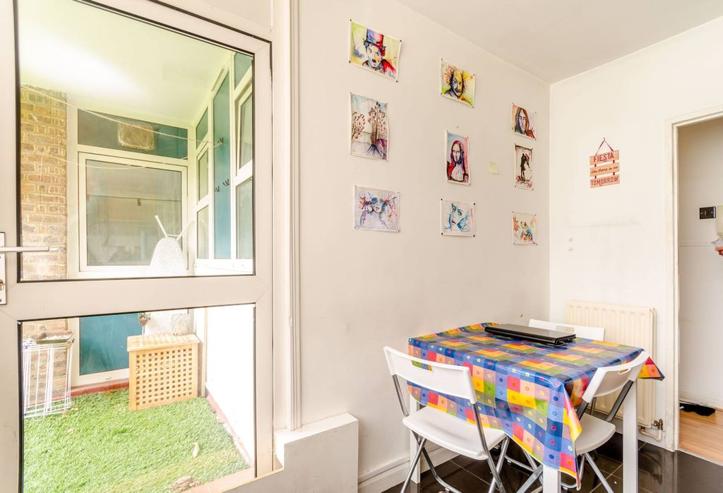 Wainford Close, Southfields, London SW19, 2 bed flat for sale, £390,000 ...