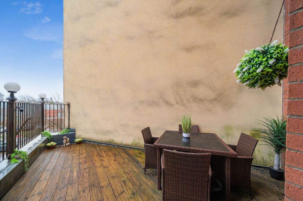 Alexandra Gate, Glasgow G31, 2 bed flat for sale, £168,000 | PrimeLocation