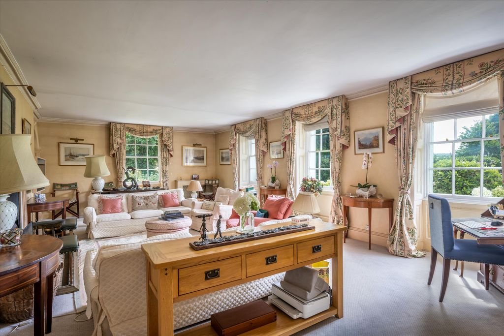 Brown Candover, Alresford, Hampshire SO24, 8 bed detached house for ...