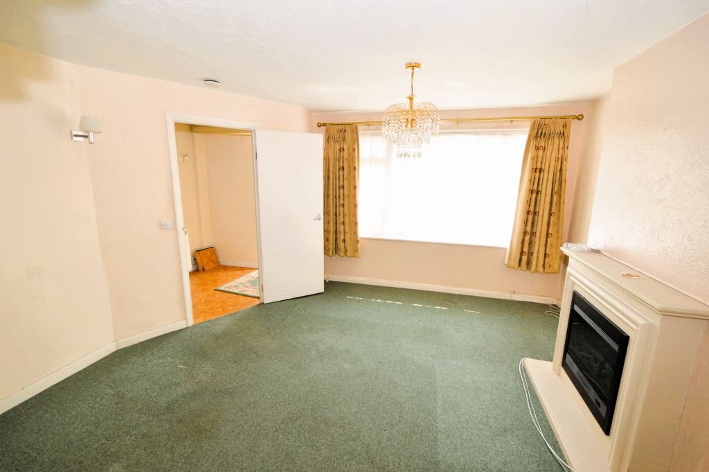 Hewlett Place, Bagshot GU19, 3 bed semi-detached house for sale, £ ...