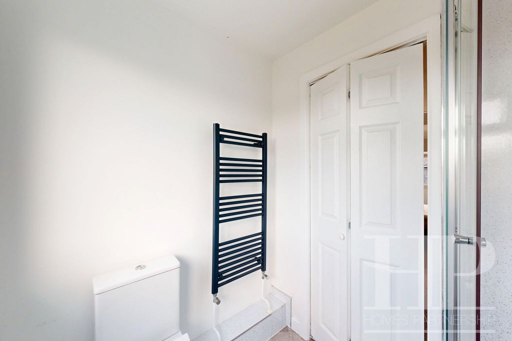 Teesdale, Crawley RH11, Room to rent, £800 pcm | PrimeLocation