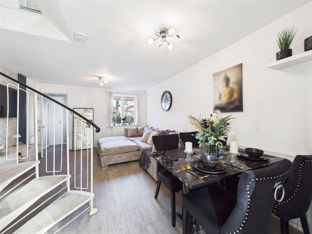 Shelduck Road, Quedgeley, Gloucester, Gloucestershire GL2, 2 bed ...