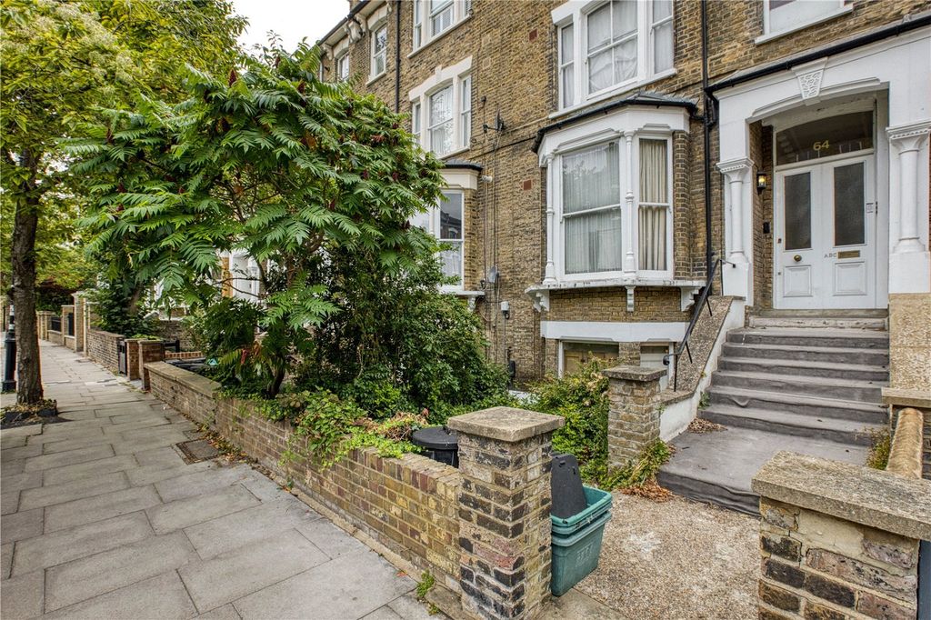 Highbury Hill, London N5, 2 bed flat for sale, £900,000 | PrimeLocation