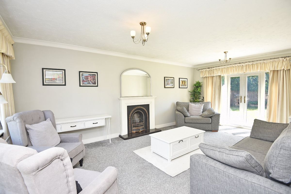 4 bed detached house for sale in Hutton Gate, Harrogate HG2 - Zoopla