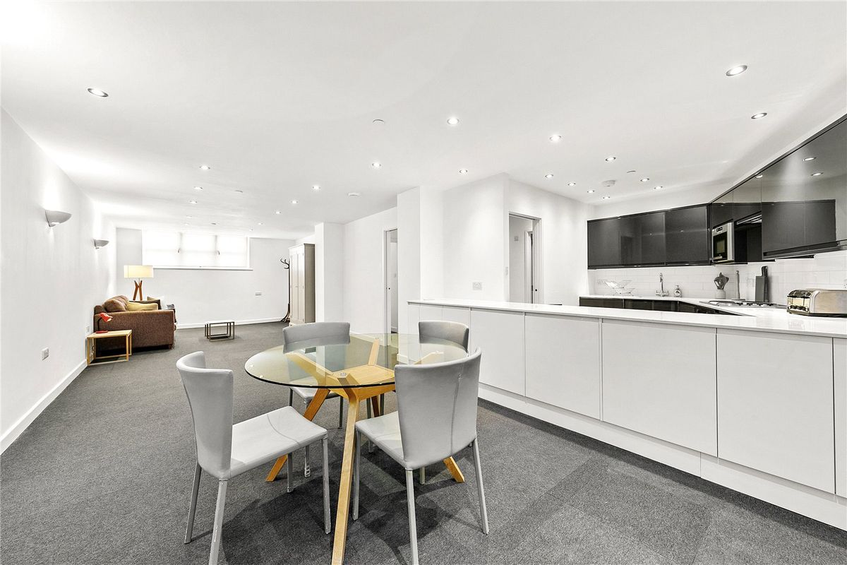 1 bed flat for sale in Bridle Lane, Crown Road, Twickenham TW1 - Zoopla