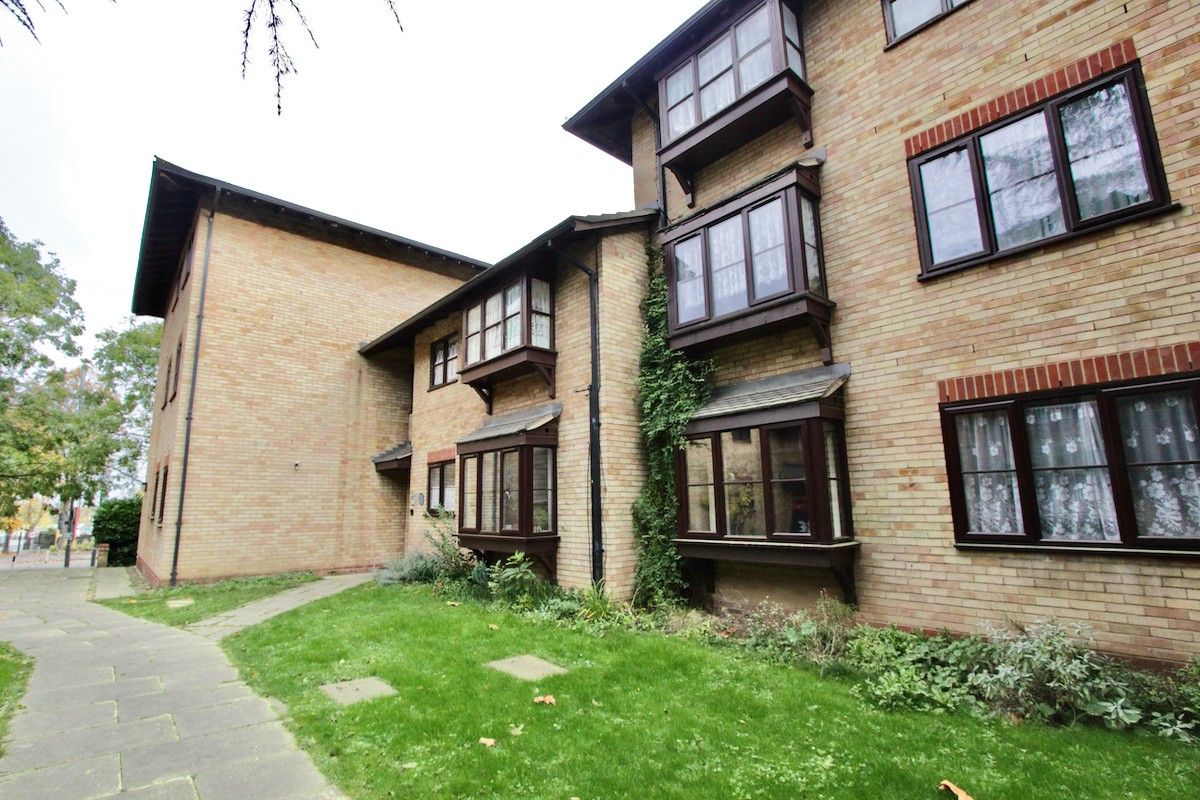 2 bed flat to rent in Forest Road, Walthamstow, London E17 - Zoopla