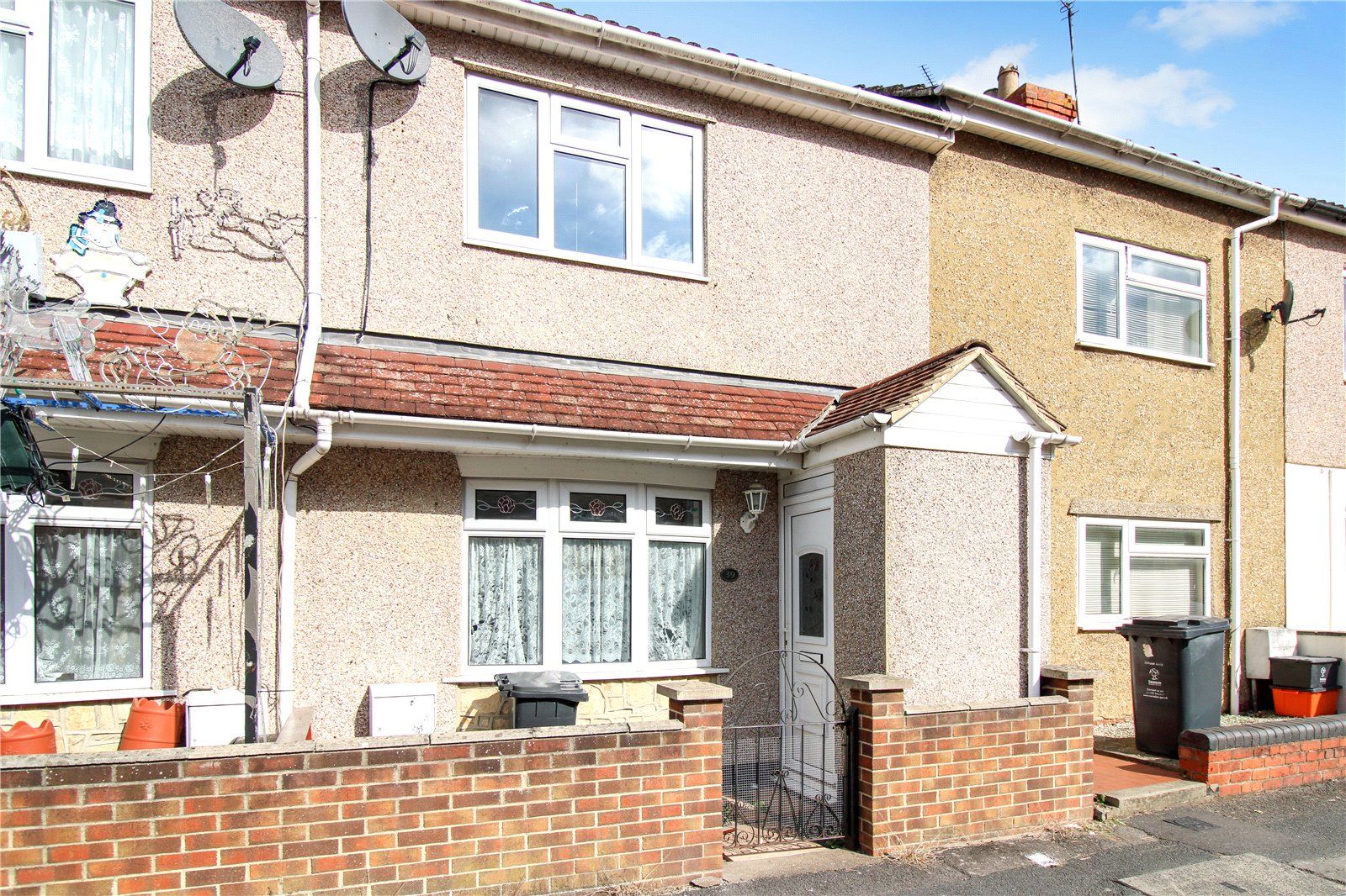 2 Bed Terraced House For Sale In Argyle Street Gorse Hill Swindon Sn2