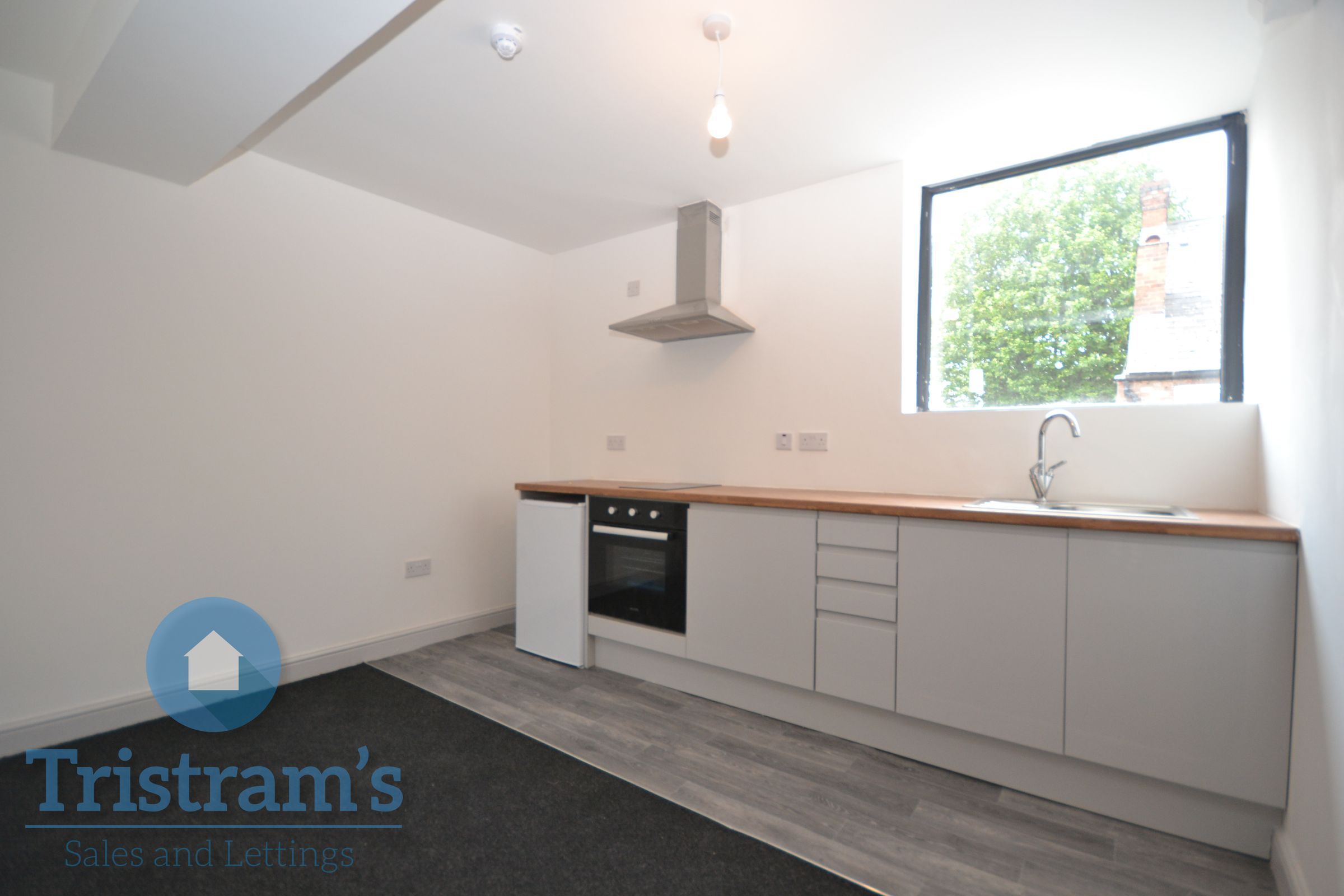 Studio to rent in Studio 10, Bulwer Road, Nottingham NG7 - Zoopla