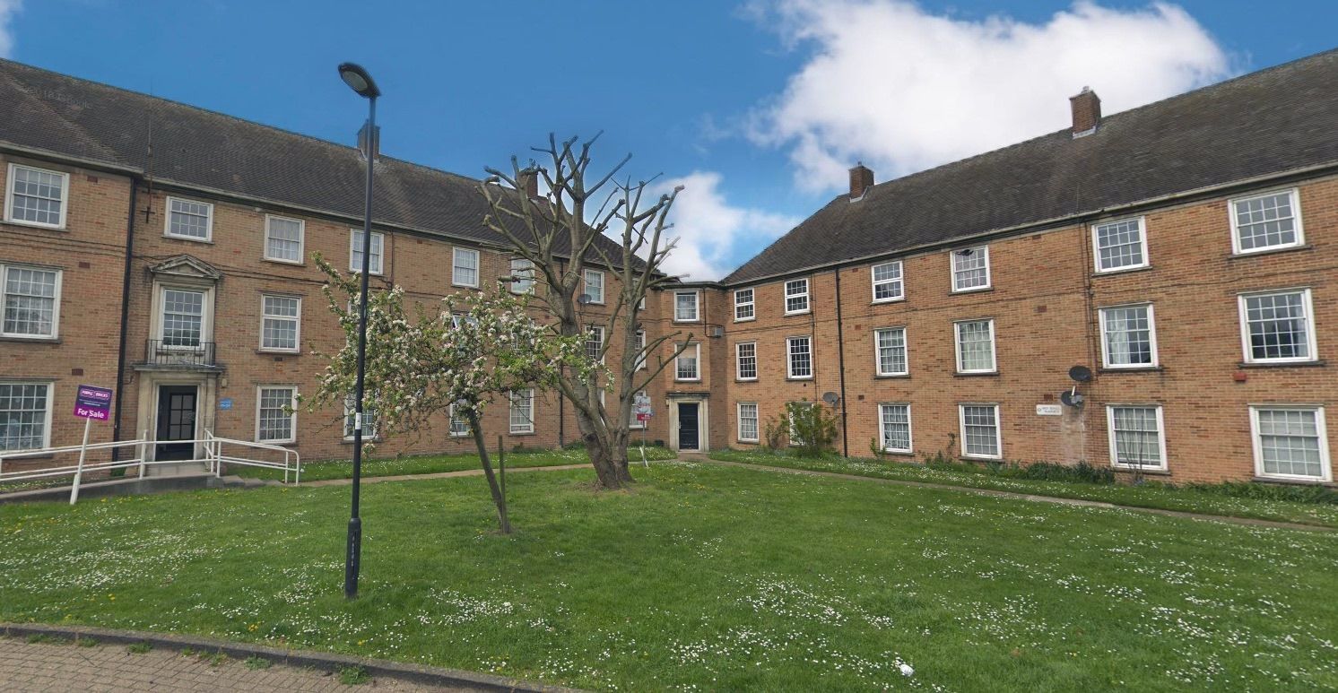 2 bed flat for sale in 17 Manor Court, Enfield EN1 - Zoopla