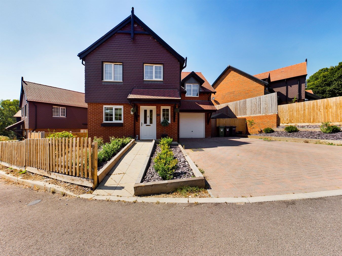 4 Bed Detached House For Sale In Goslings Turning Bursledon