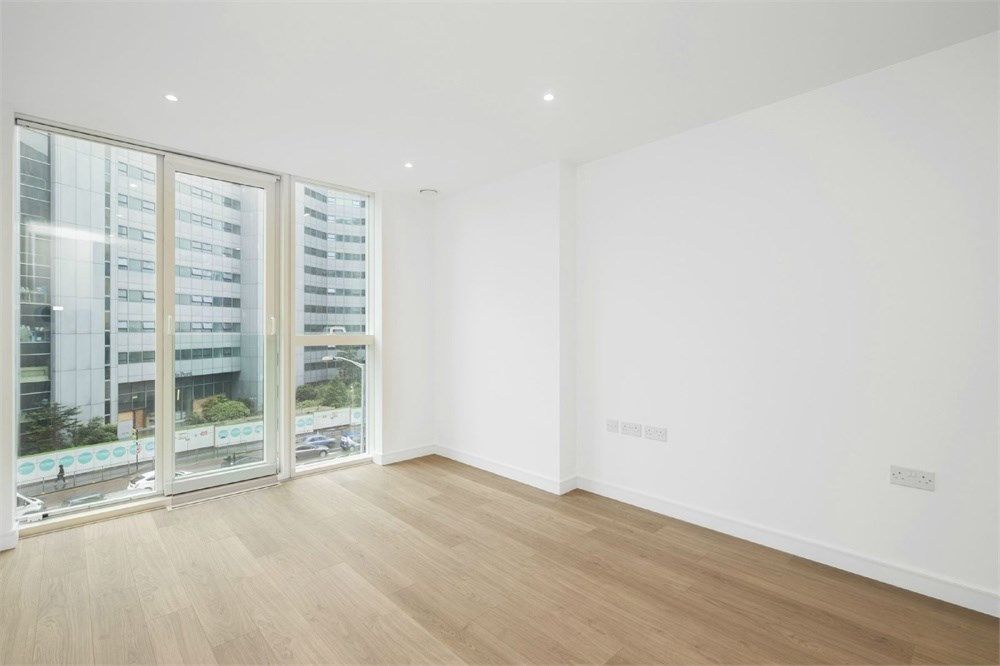 1 bed flat to rent in Pinnacle Apartments, Saffron Central Square ...