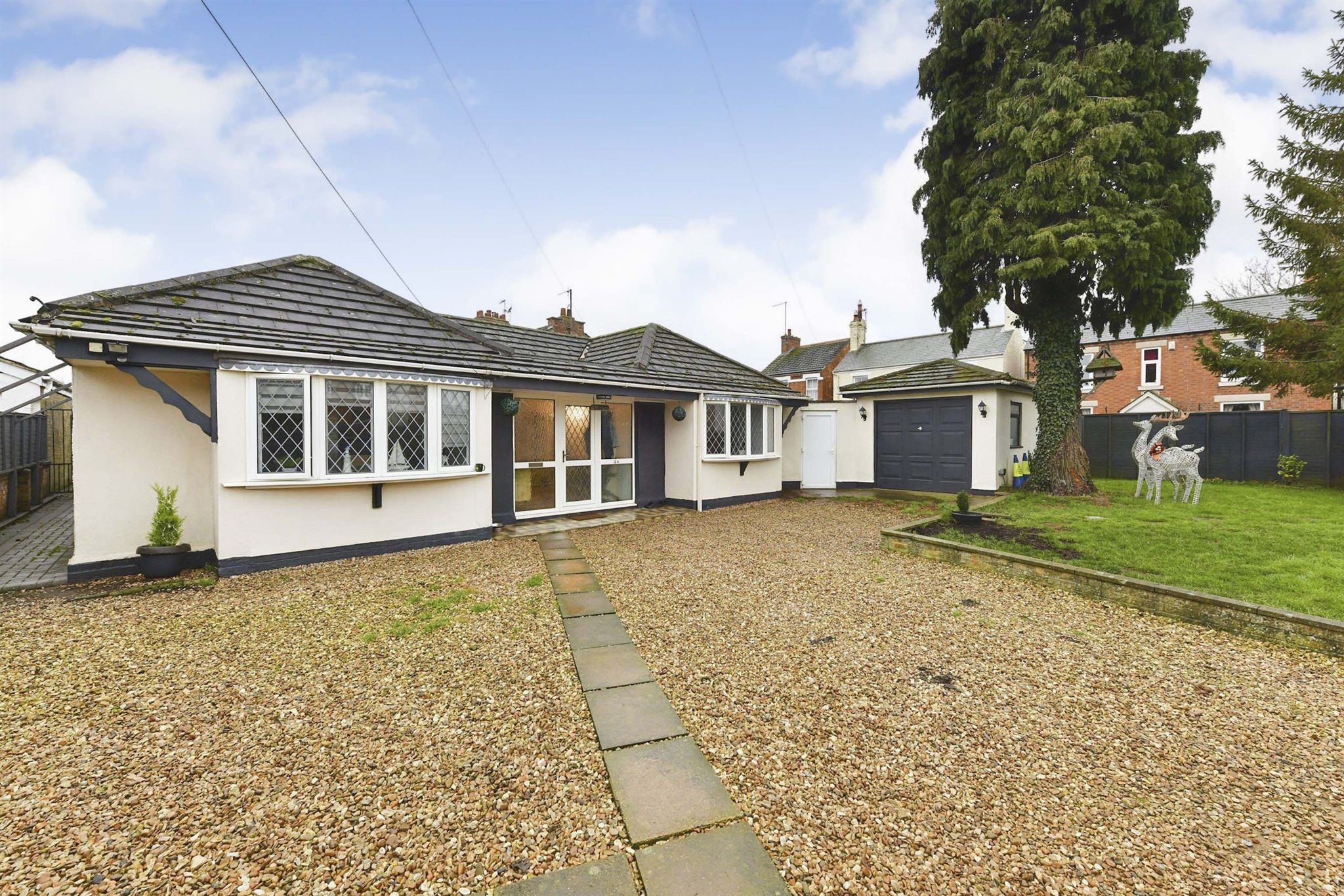 3 bed detached bungalow for sale in Coxs Lane, Broughton, Kettering ...