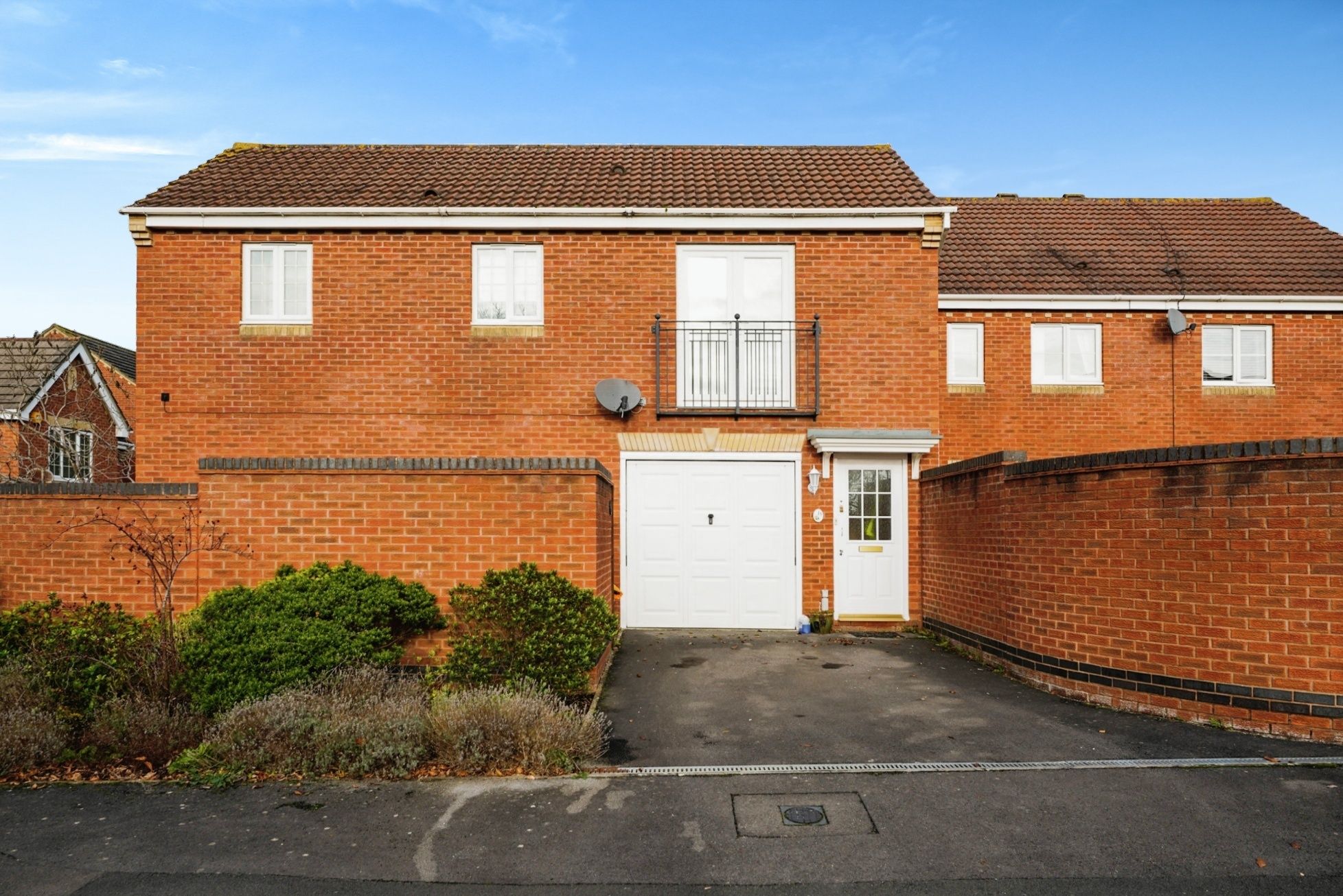 2 bed maisonette to rent in Warrener Close, Groundwell West, Swindon ...