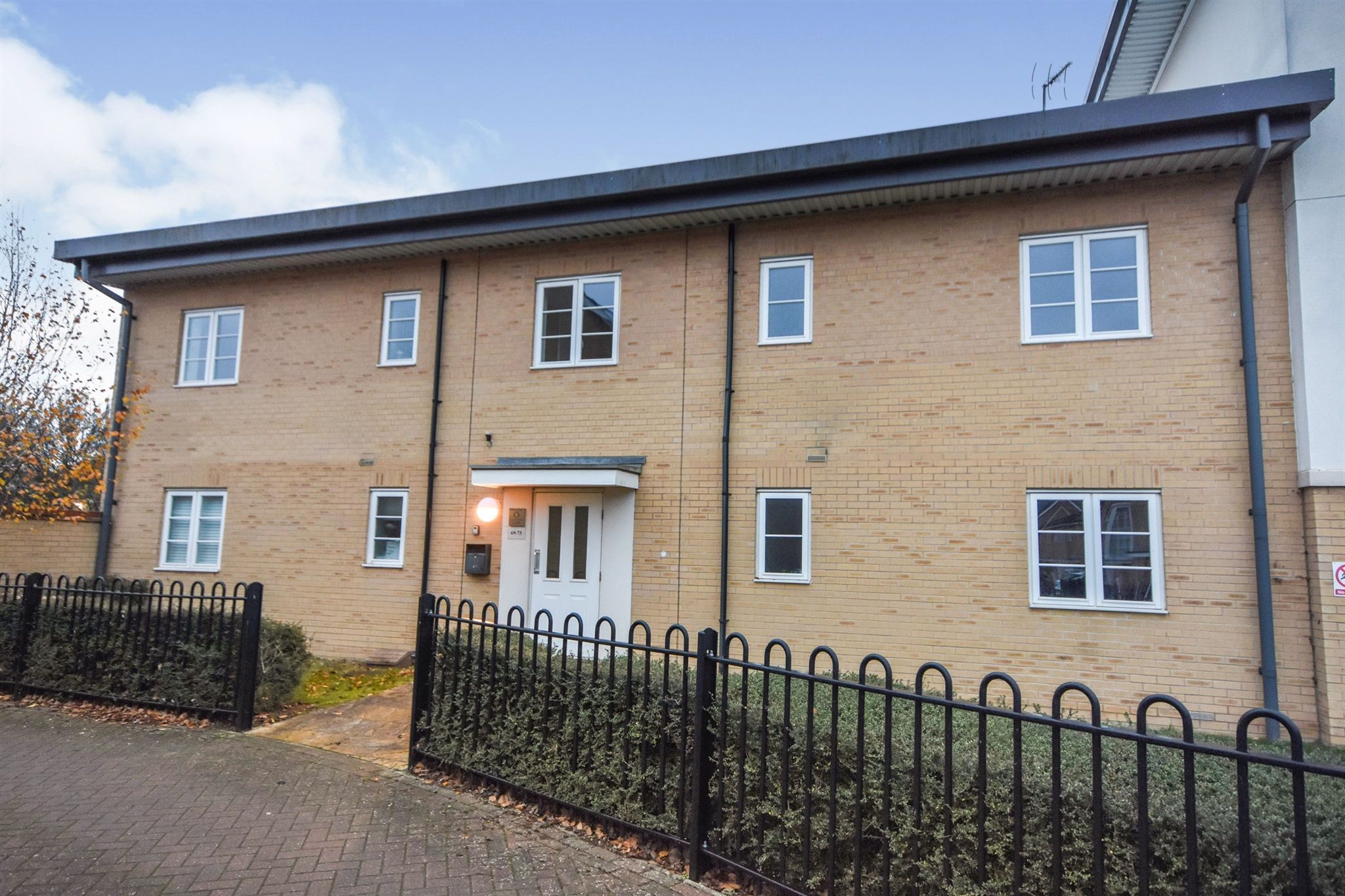 1 bed flat for sale in Wood Grove, Silver End, Witham CM8 - Zoopla