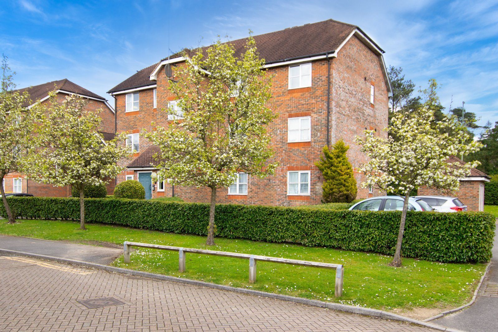 1 bed flat for sale in Royal Huts Avenue, Hindhead, Surrey GU26 - Zoopla