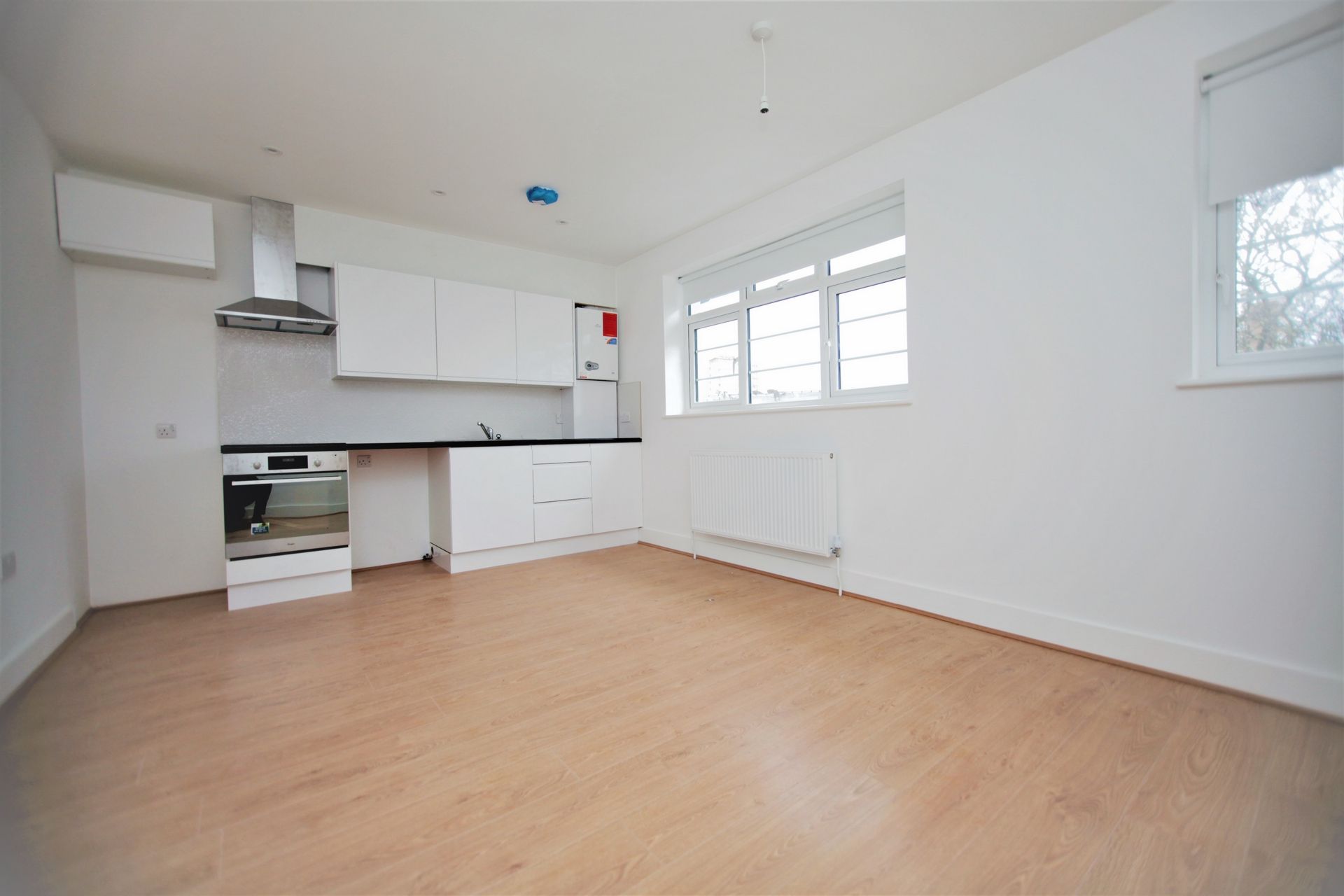 1 bed flat to rent in Crest Court, The Crest, Hendon NW4 - Zoopla