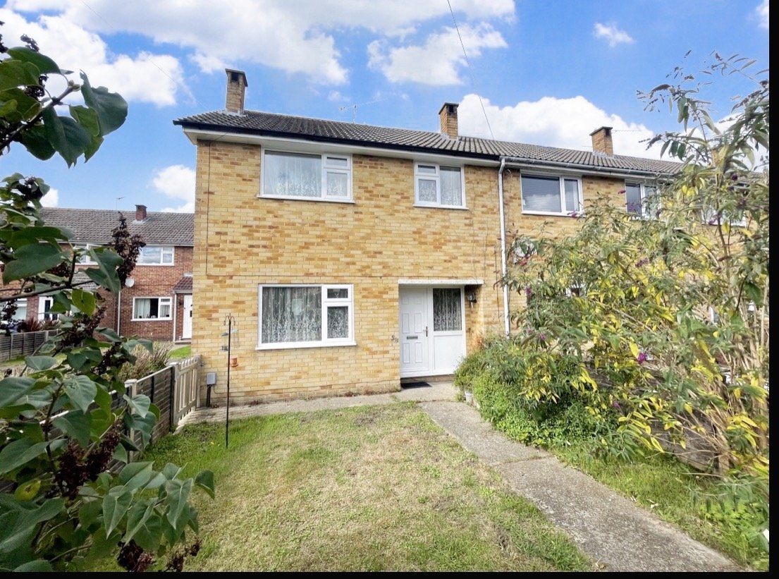 3 bed end terrace house for sale in Lymington Avenue, Yateley ...