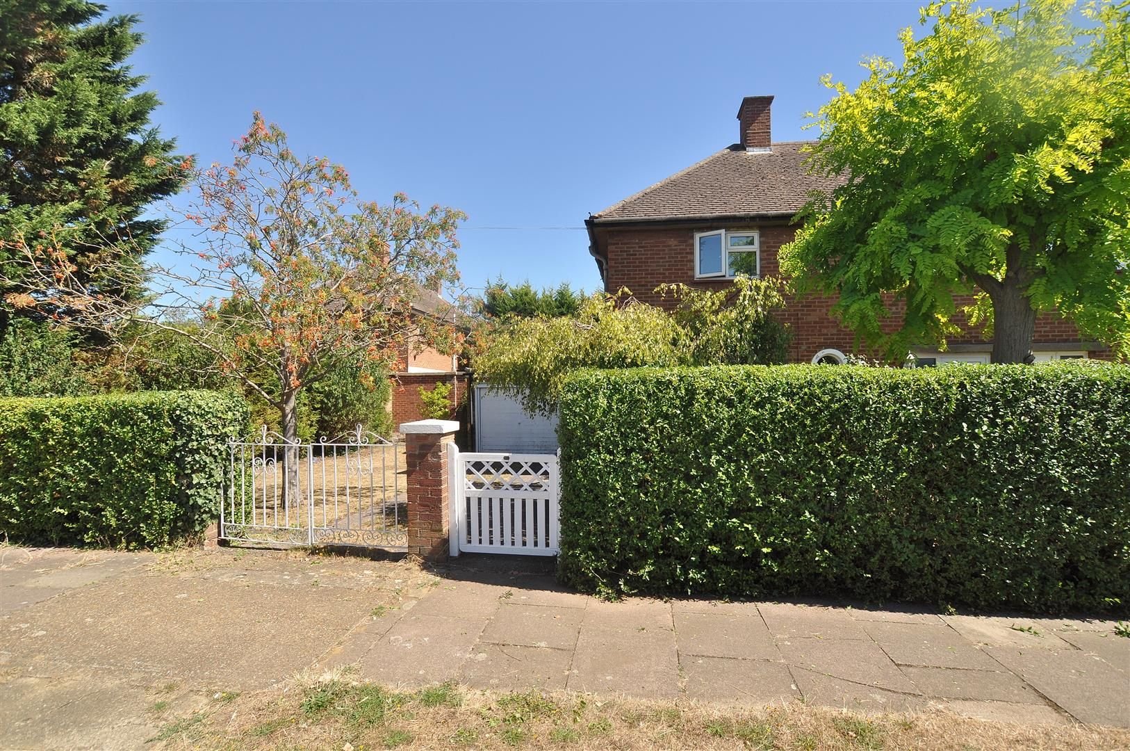 3 bed property for sale in Maycroft, Letchworth Garden City SG6 - Zoopla