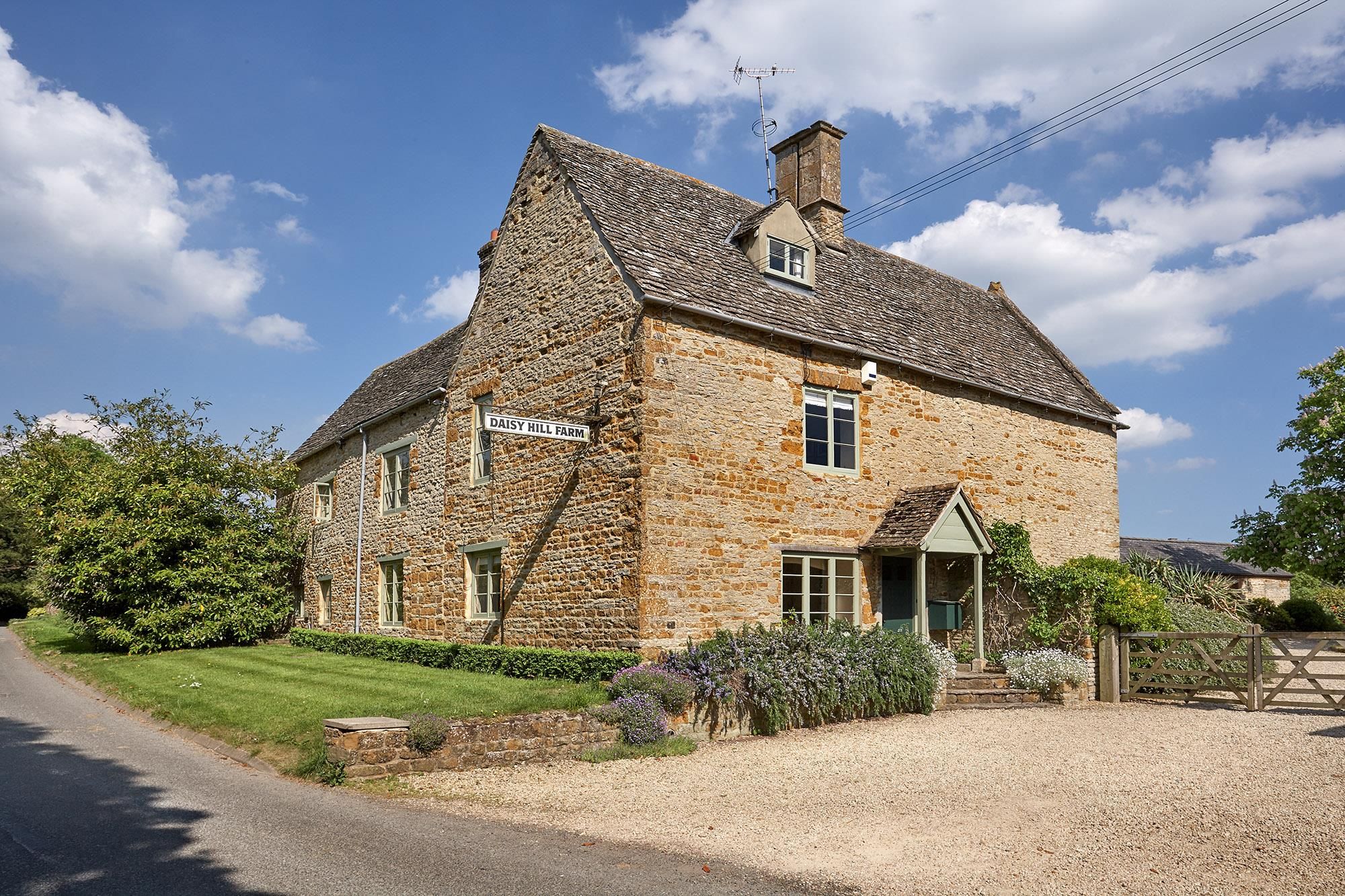 6 bed detached house for sale in Duns Tew, Oxfordshire OX25 - Zoopla