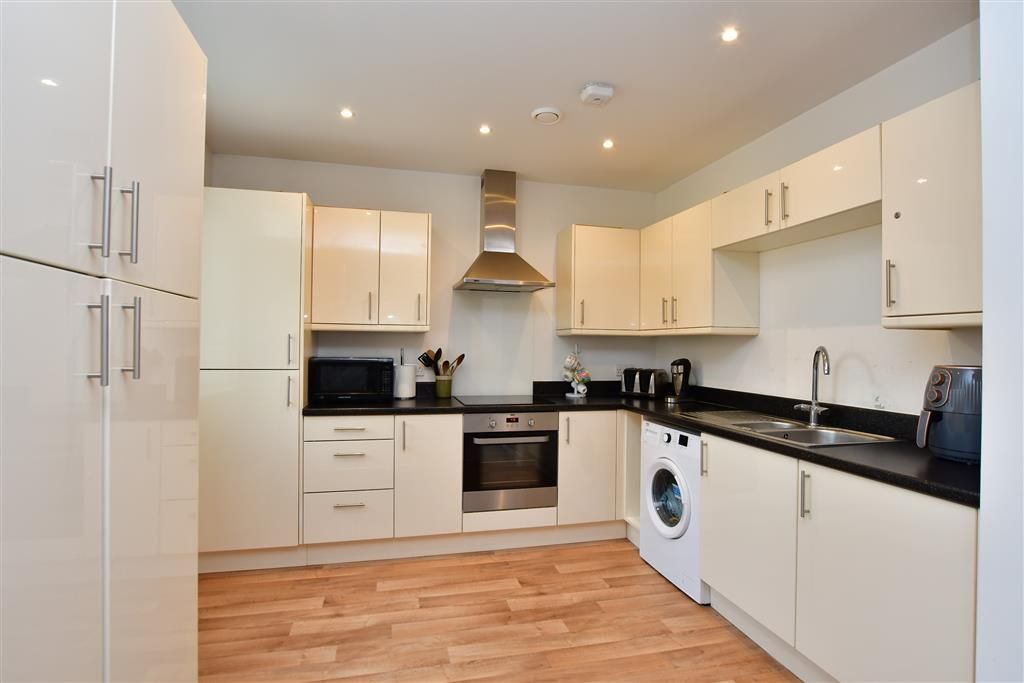 2 bed flat for sale in Callender Road, Erith, Kent DA8 - Zoopla