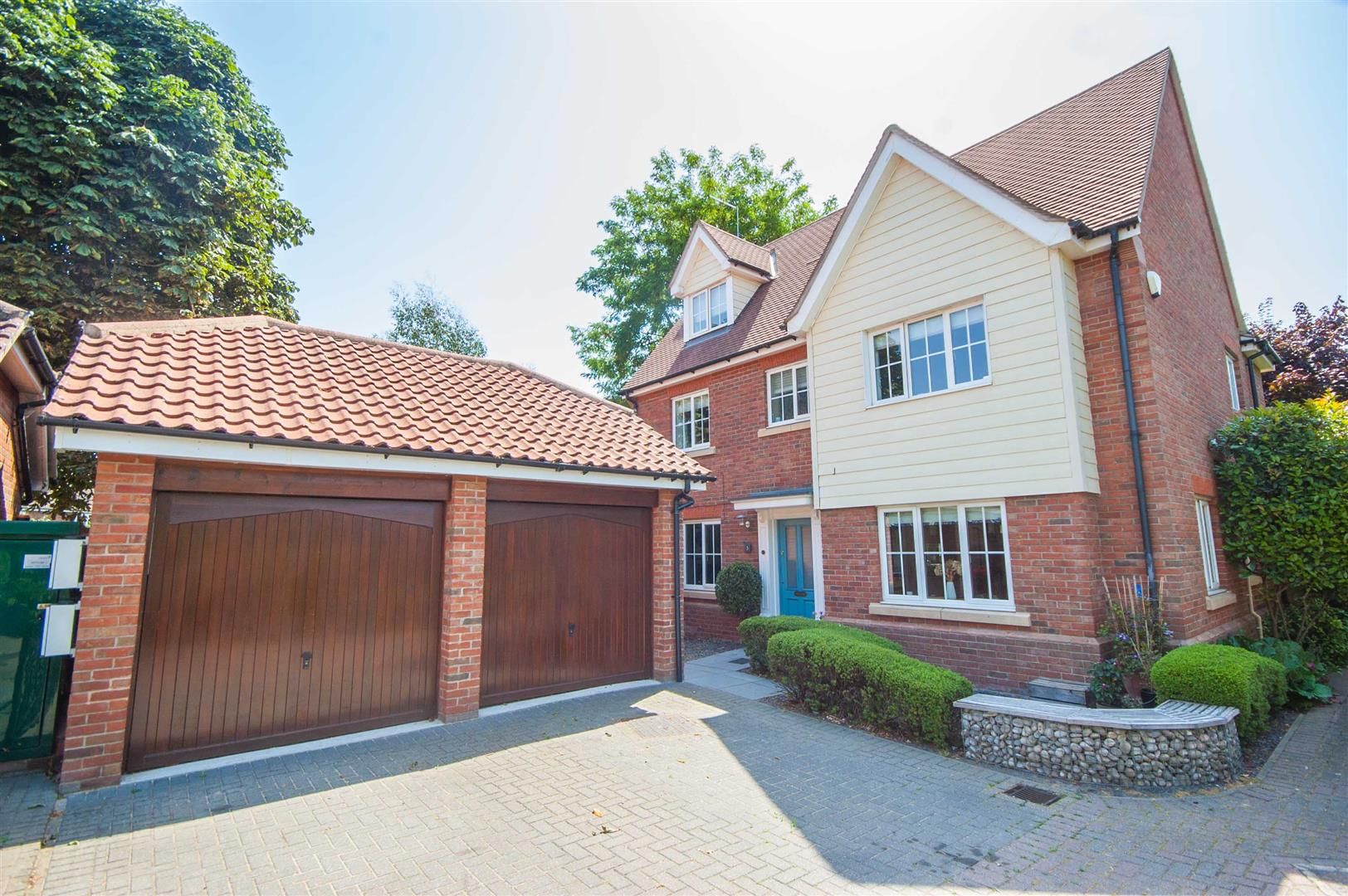 5 bed detached house for sale in The Cedars, Off Springfield Road ...