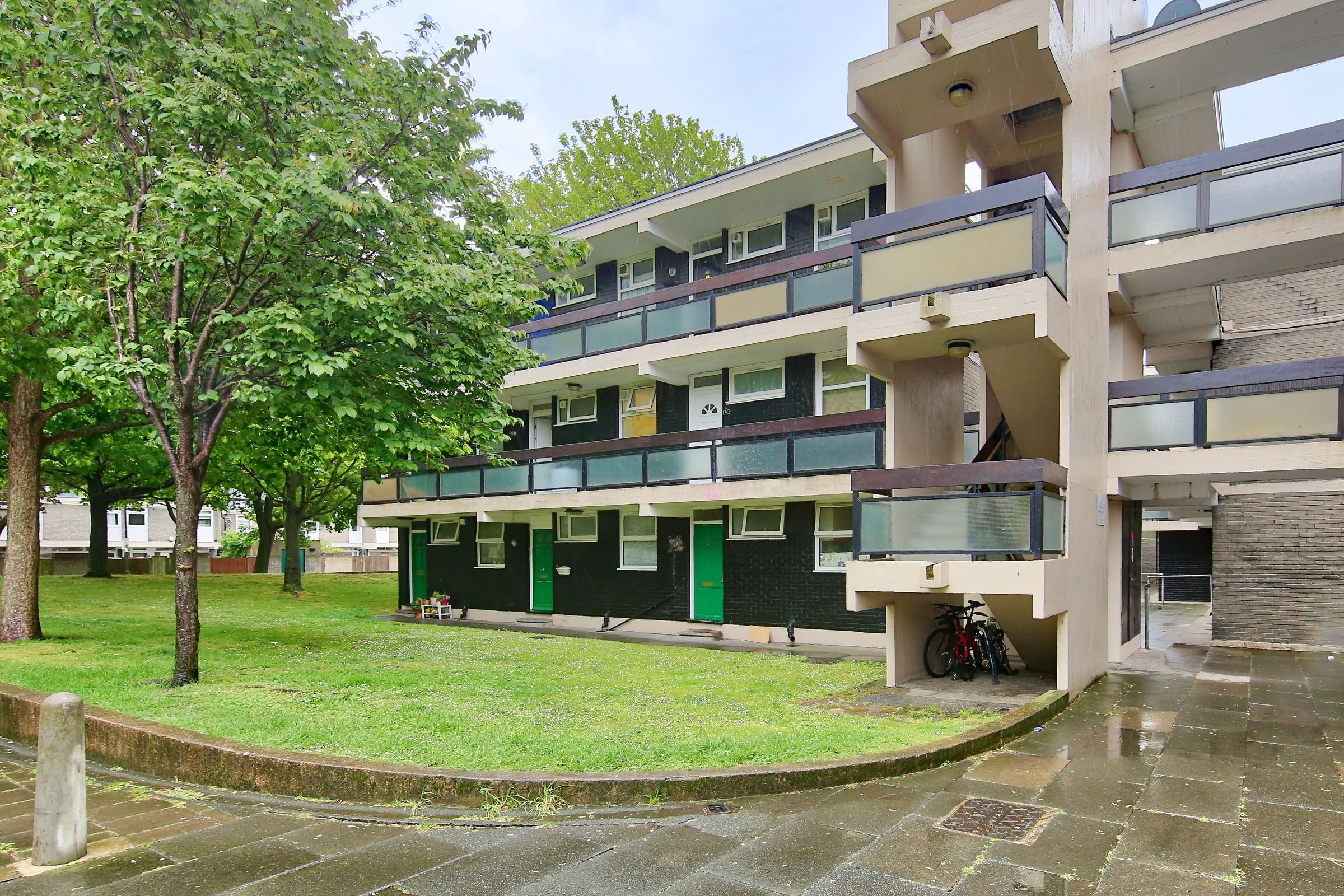Studio to rent in Westbridge Road, London SW11 - Zoopla