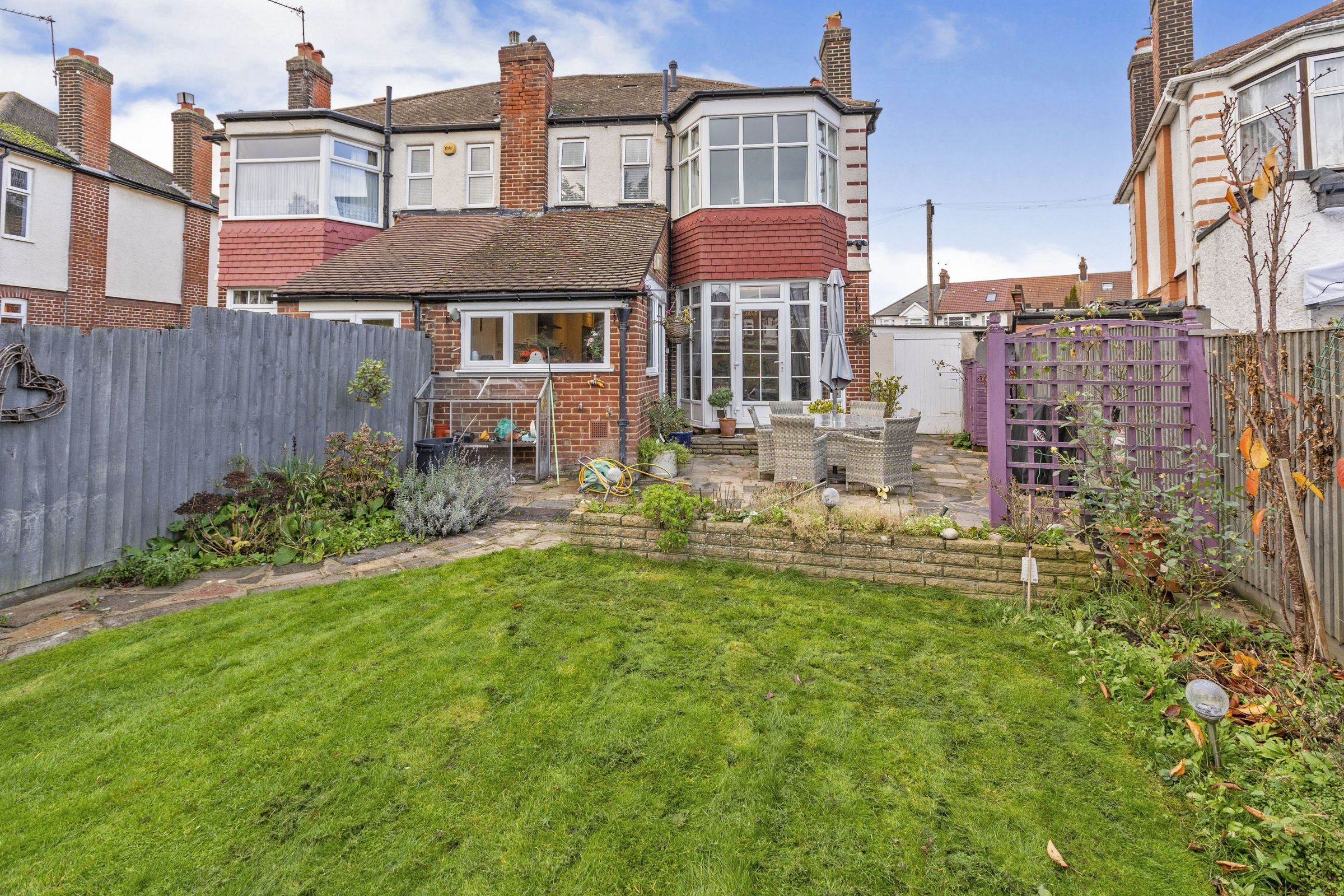 3 Bed Semi Detached House For Sale In Halstead Road Winchmore Hill N21