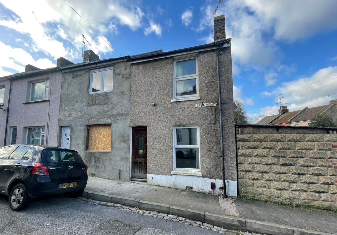 2 bed end terrace house for sale in 17 Elliott Street, Gravesend, Kent DA12 - Zoopla