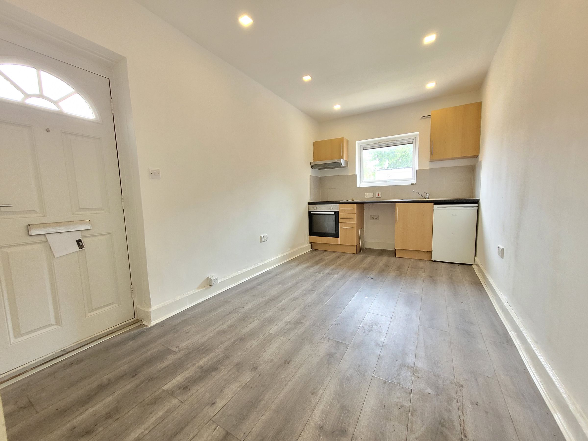 Studio to rent in Marsh Road, Luton LU3 - Zoopla