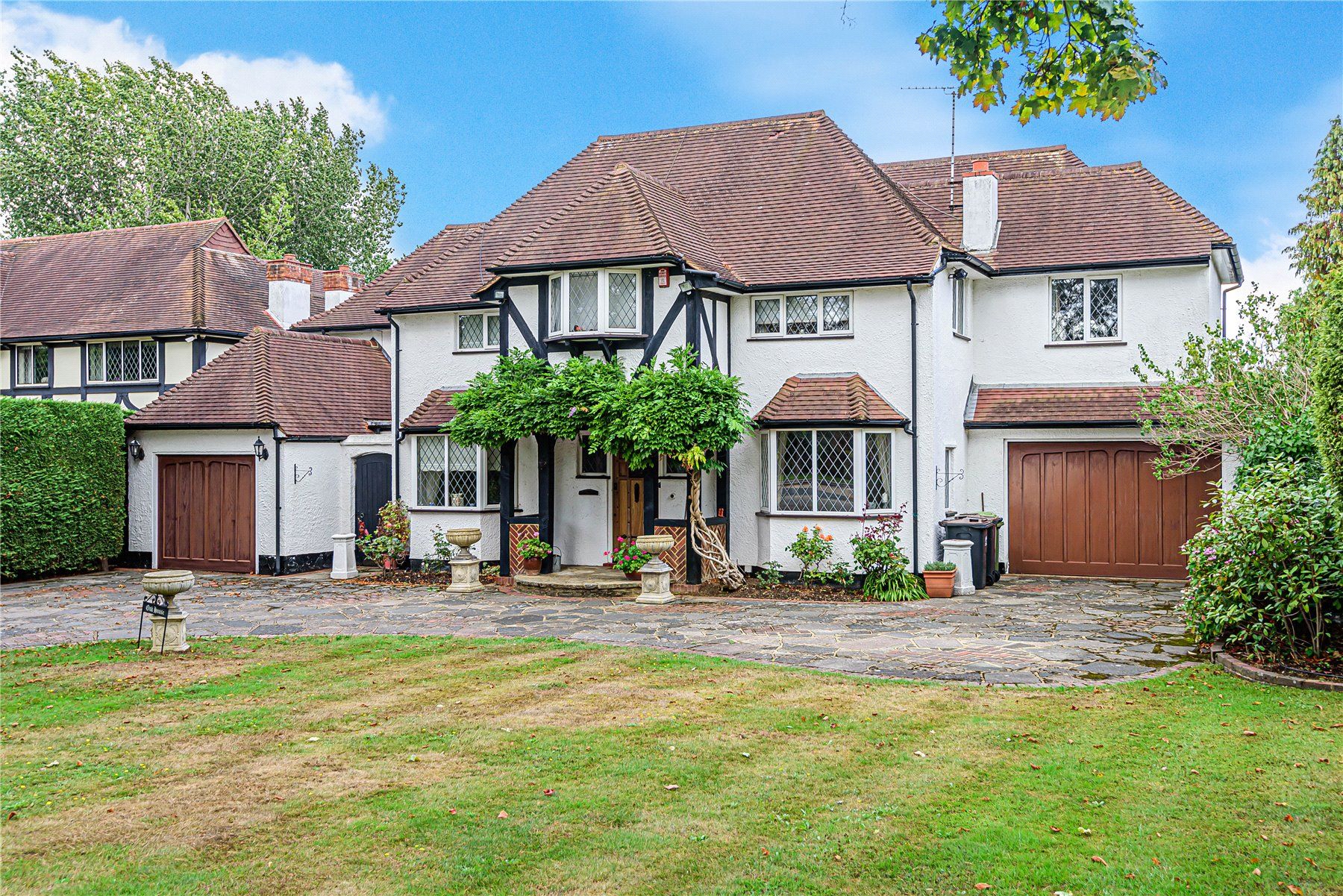 4 Bed Detached House For Sale In Park Avenue Farnborough Park