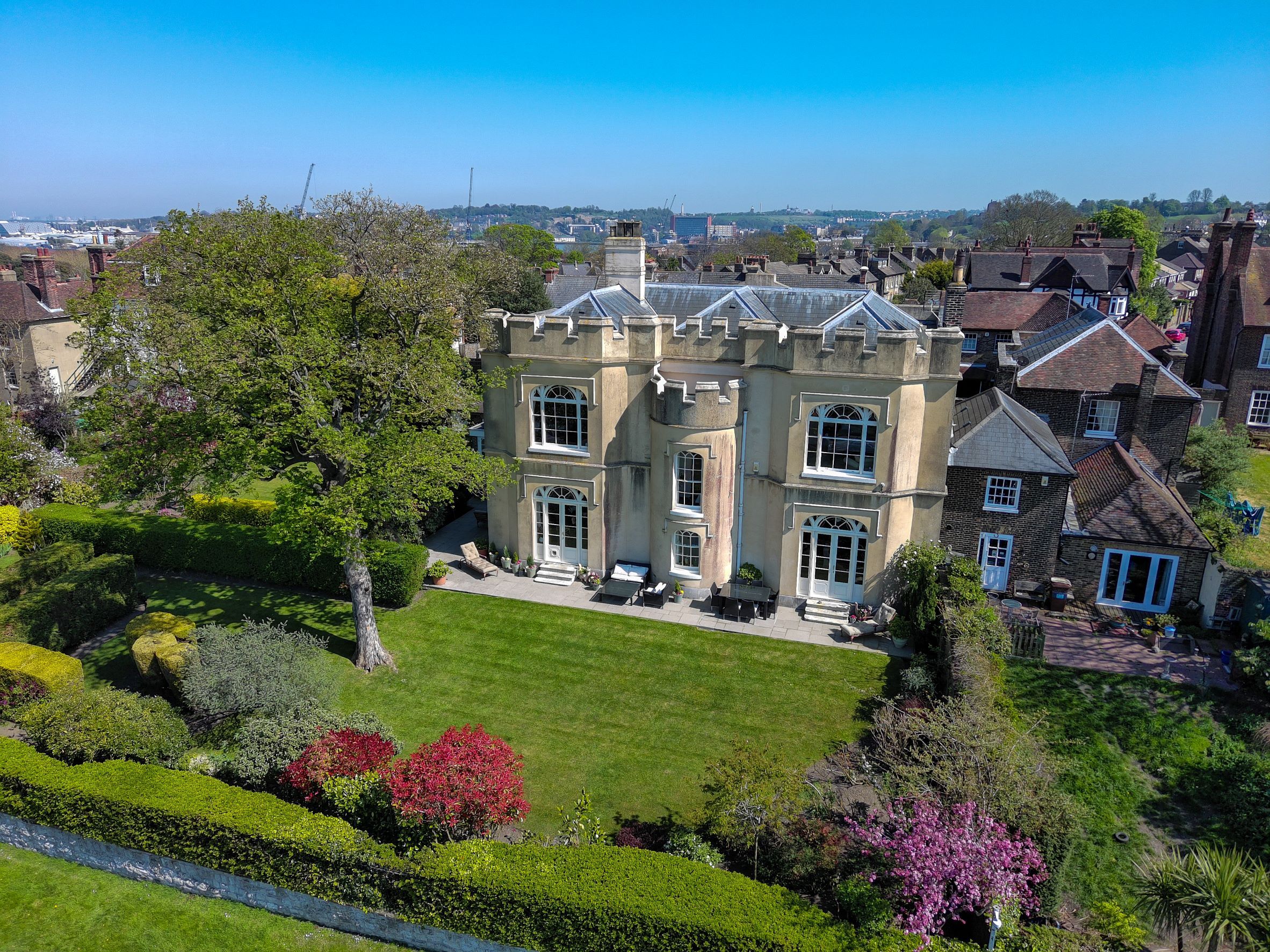 5 Bed Detached House For Sale In The Gleanings St Margarets Street