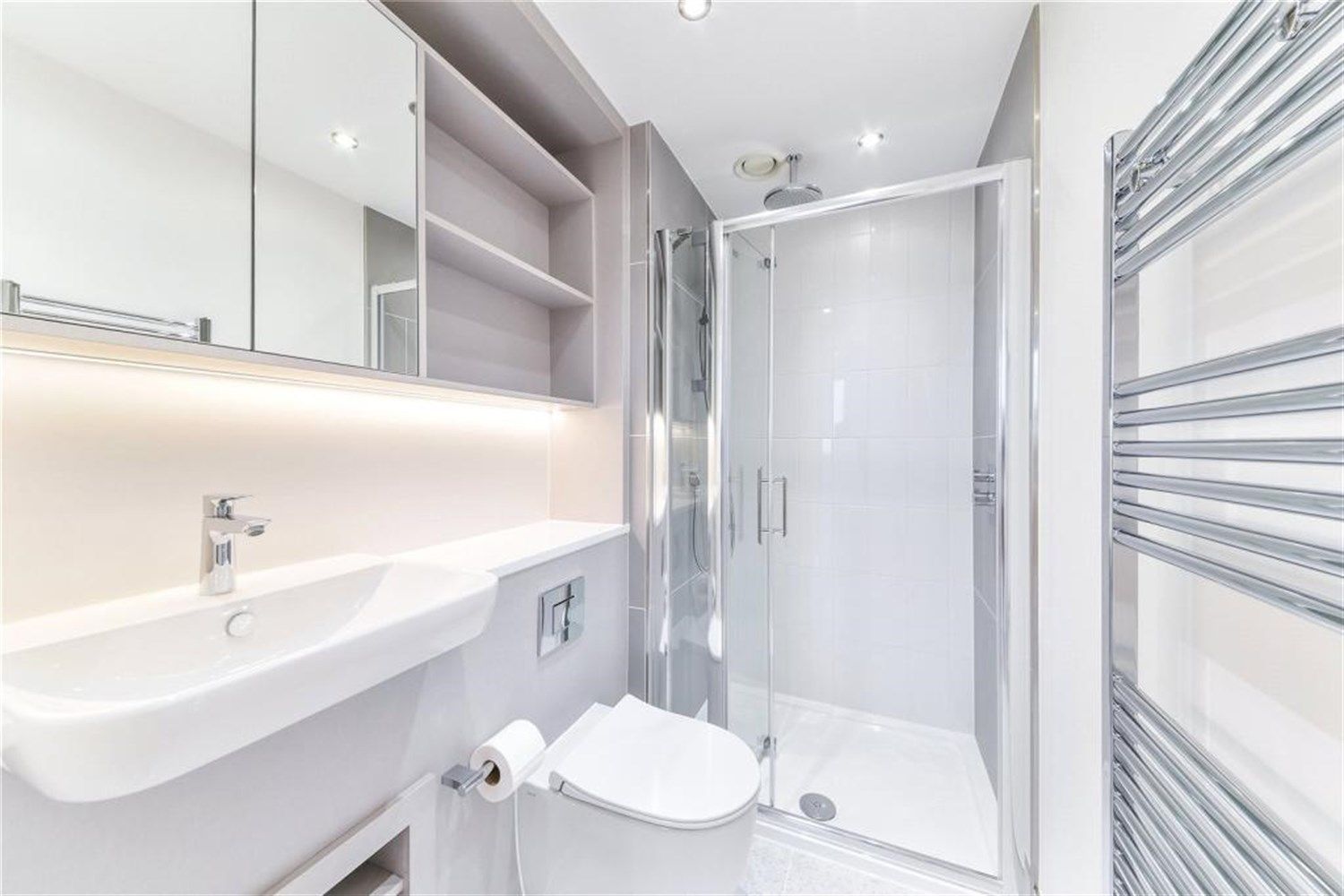 2 bed flat to rent in Grant Road, London SW11 - Zoopla