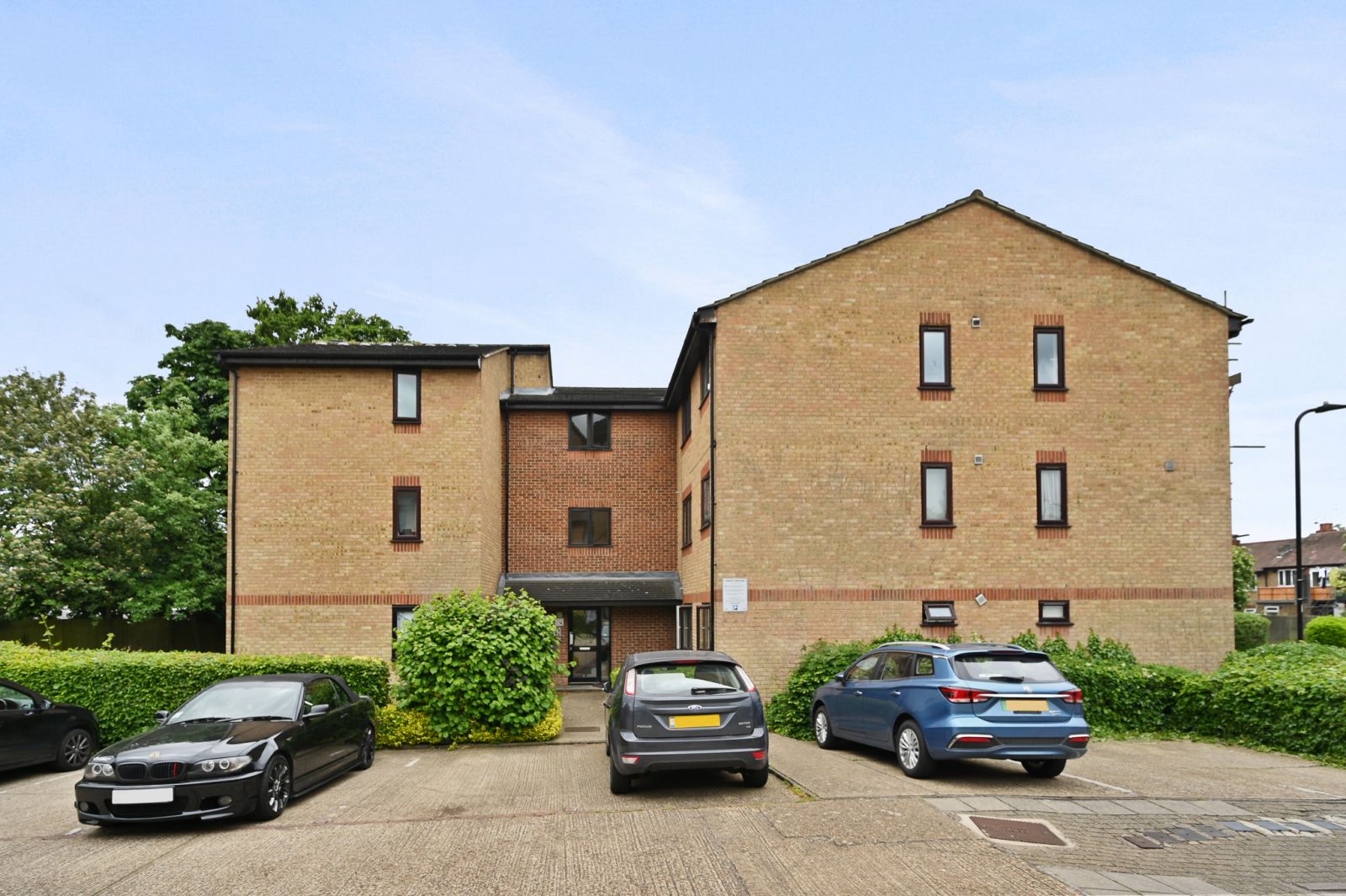 1 bed flat for sale in Chartwell Close, Greenford UB6 - Zoopla