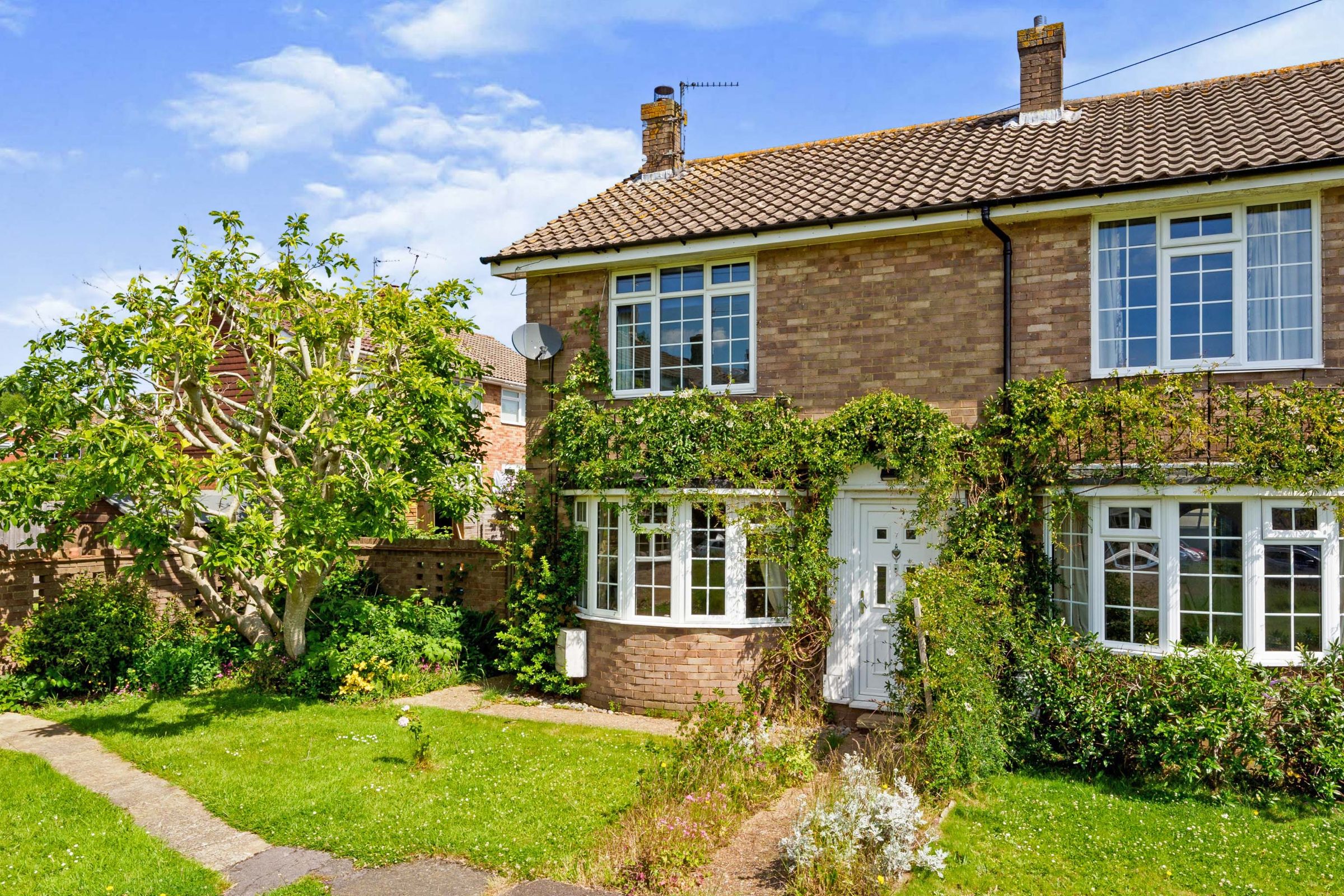 2 Bed End Terrace House For Sale In Pine Walk Uckfield East Sussex