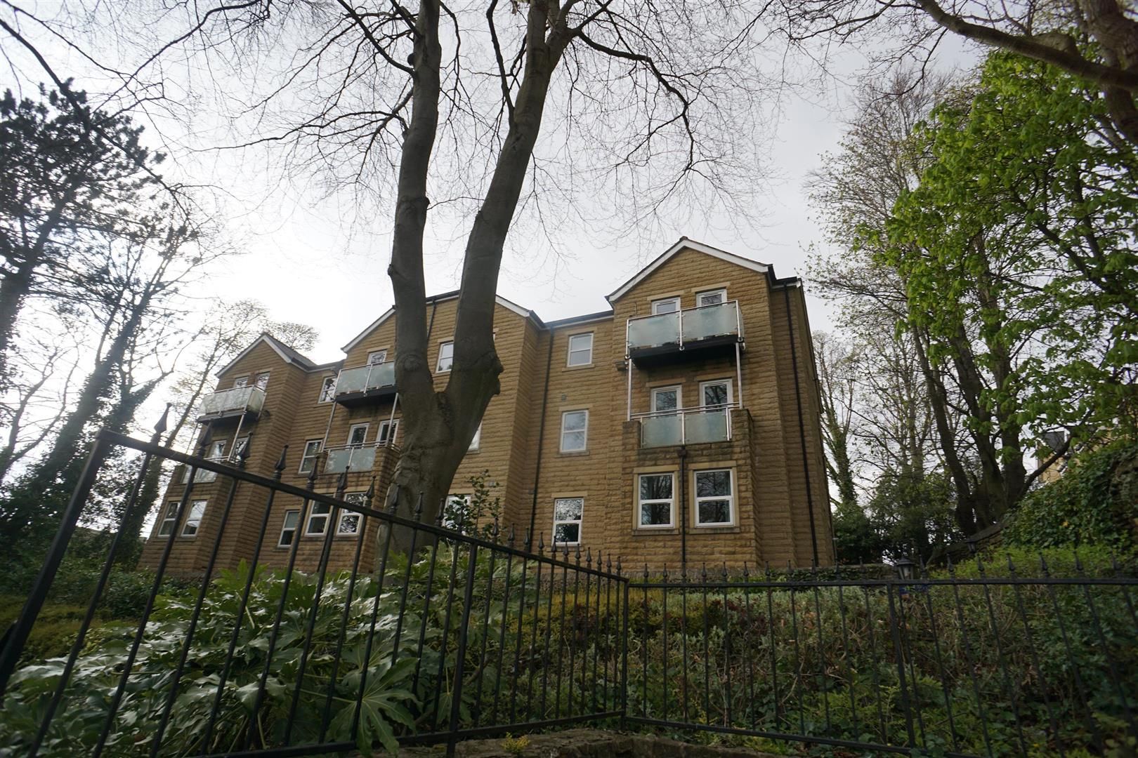 2 bed flat to rent in Tapton Crescent Road, Sheffield S10 - Zoopla