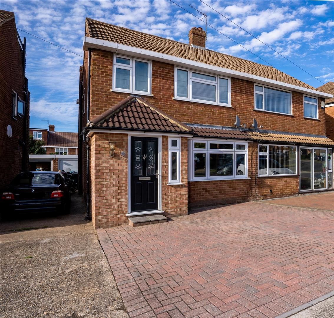 3 Bed Semi Detached House For Sale In 103 Fleet Road Dartford Da26jf