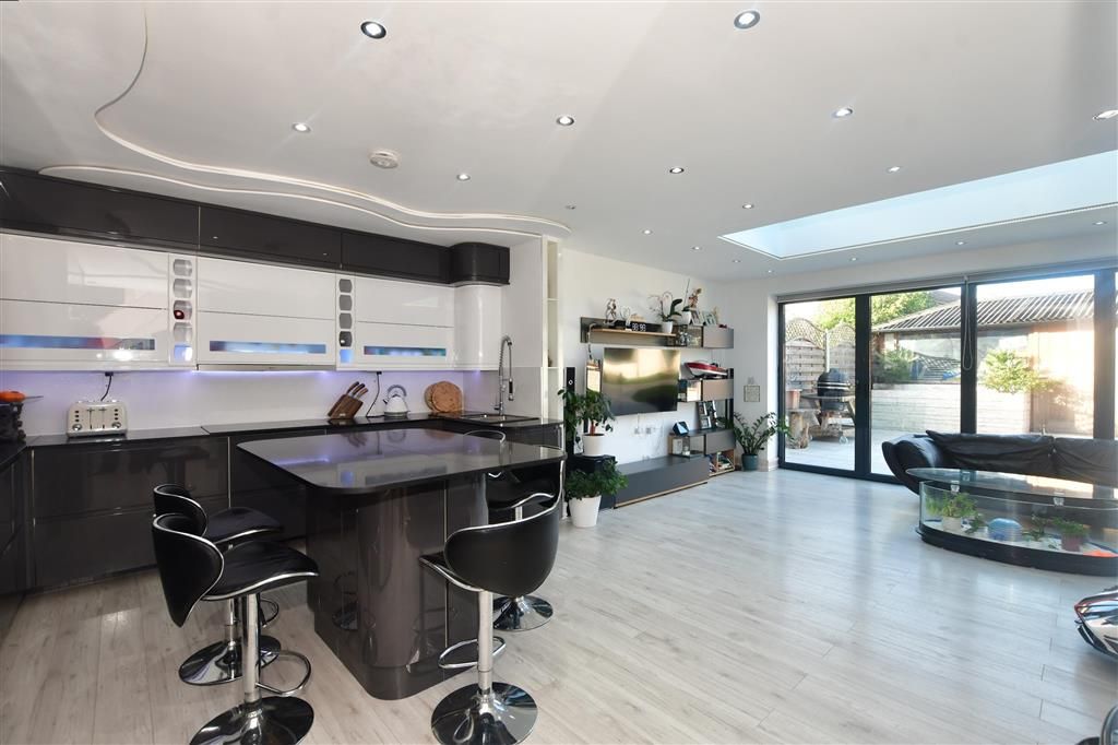 4 bed semi-detached house for sale in Grosvenor Drive, Loughton, Essex ...