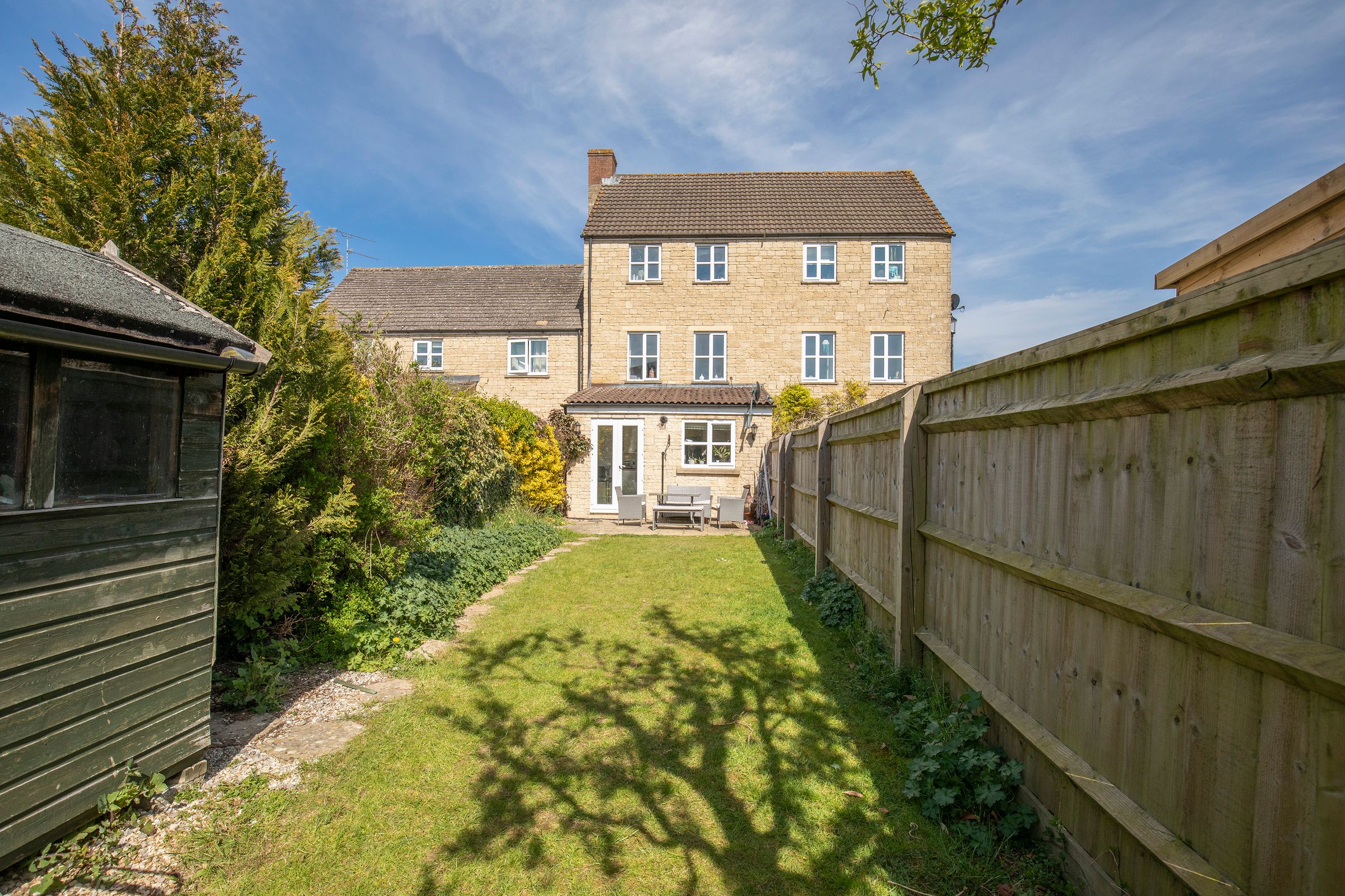 3 bed town house for sale in Perrinsfield, Lechlade GL7 - Zoopla