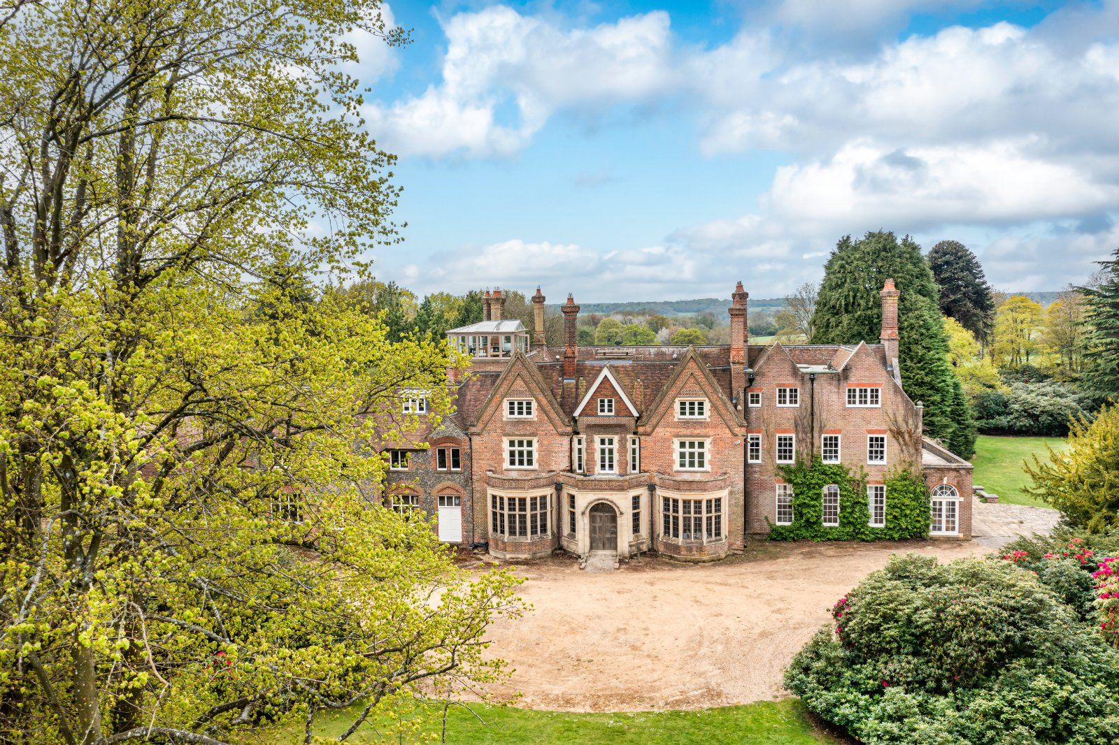 9 bed detached house for sale in Pedley Hill, Studham, Dunstable ...