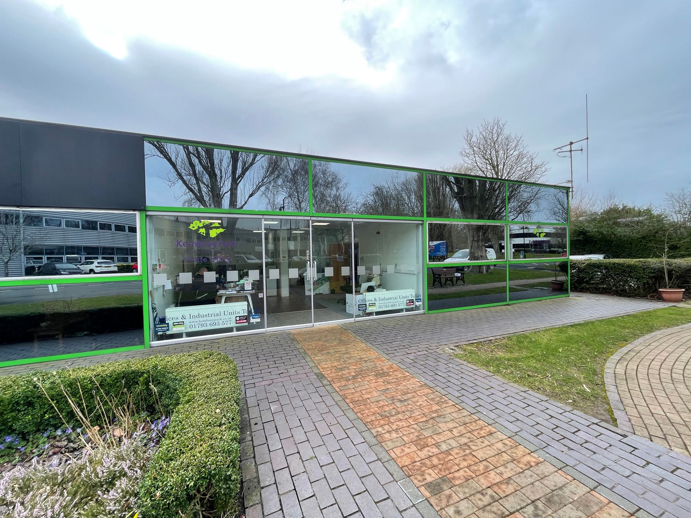 Retail premises to let in The Hub, Kembrey Park, Swindon SN2 - Zoopla