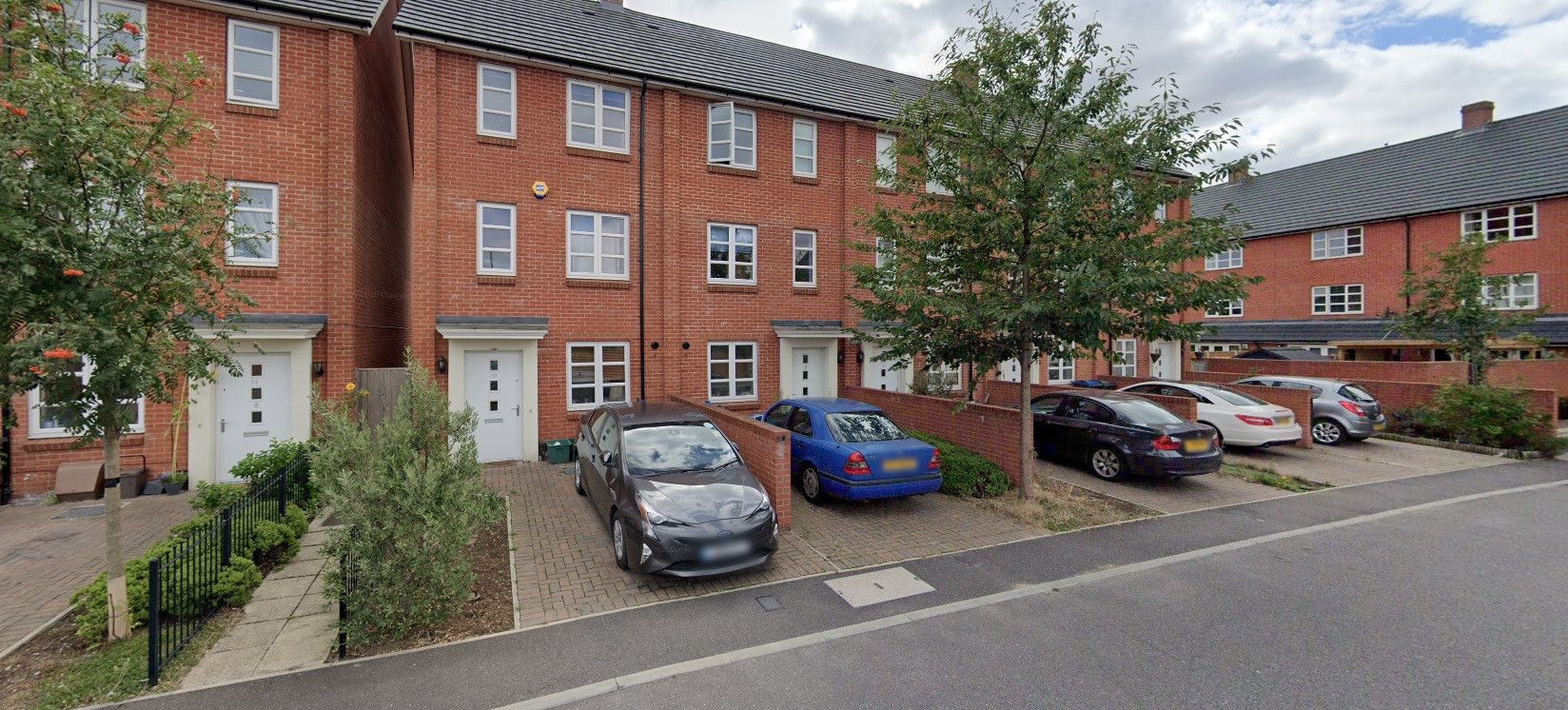 4 bed terraced house for sale in Brickfield Road, Surrey CR4 - Zoopla