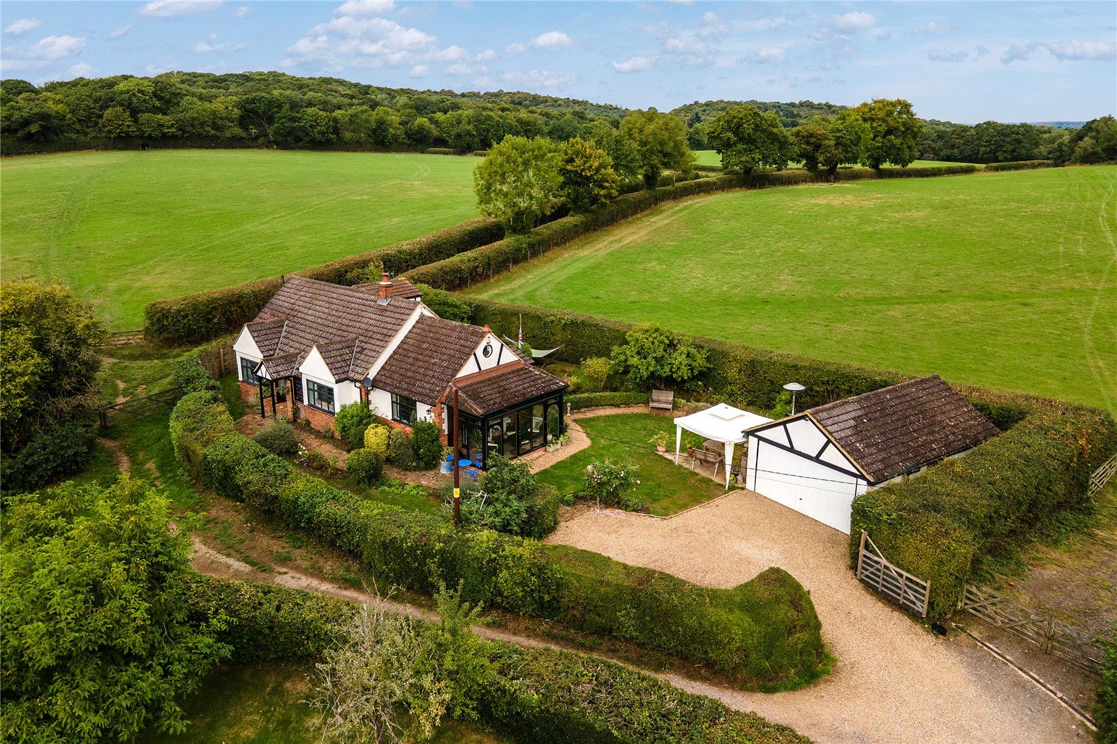 3 bed detached house for sale in Lutmans Haven, Knowl Hill, Berkshire ...