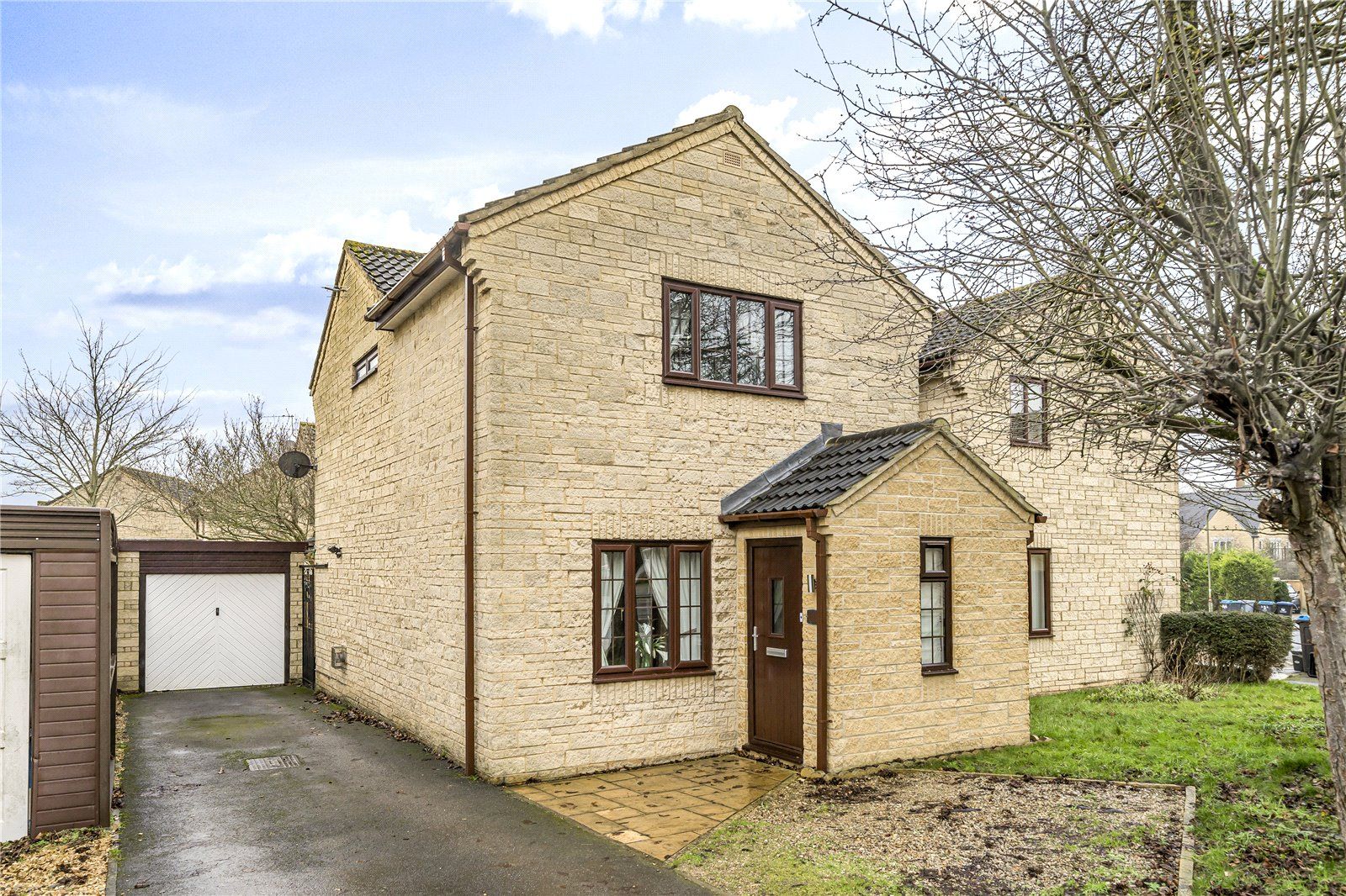 3 Bed Semi Detached House For Sale In Thorney Leys Witney Oxfordshire