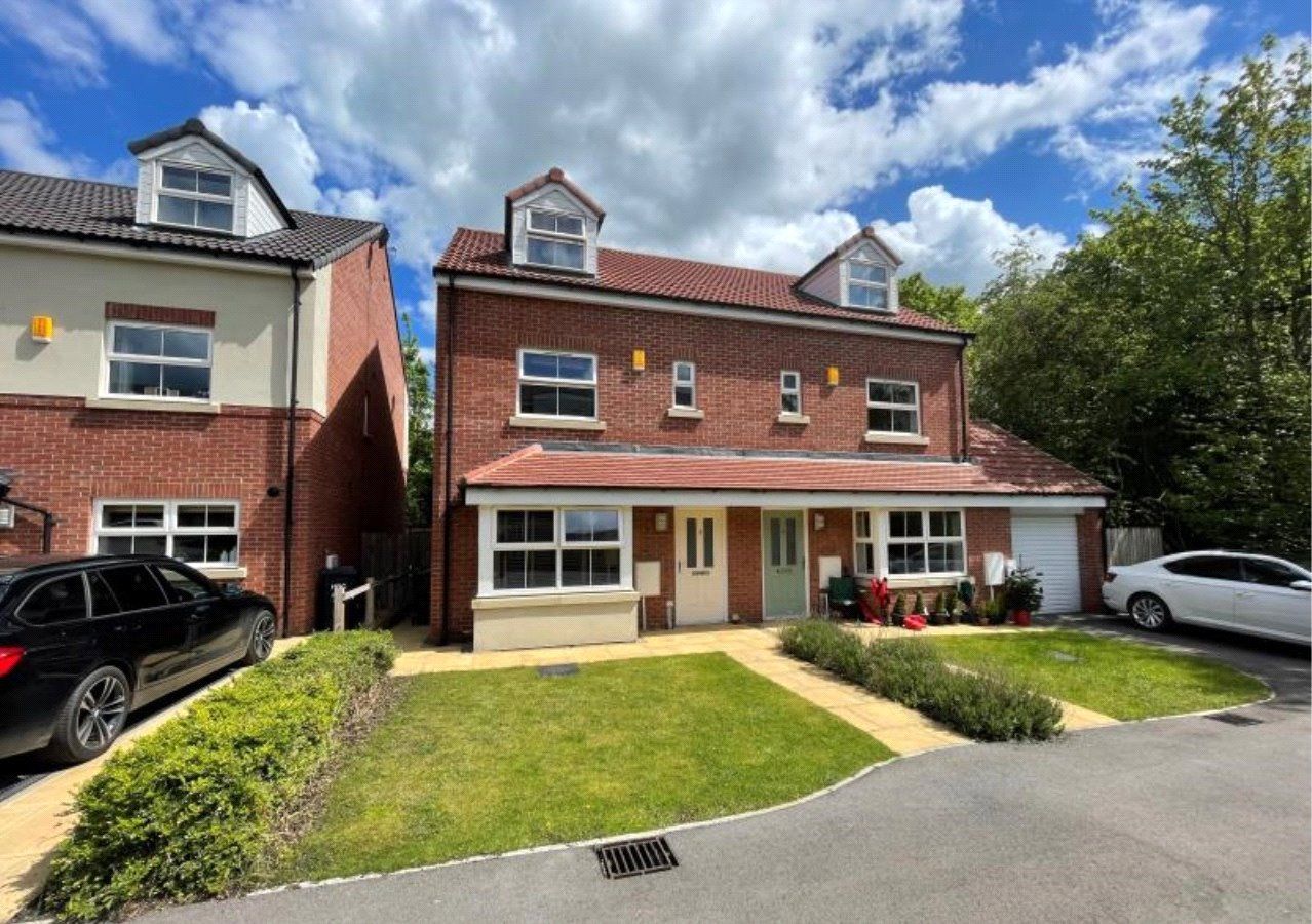 4 bed semi-detached house for sale in Wheatsheaf Close, Ripon, North Yorkshire HG4 - Zoopla