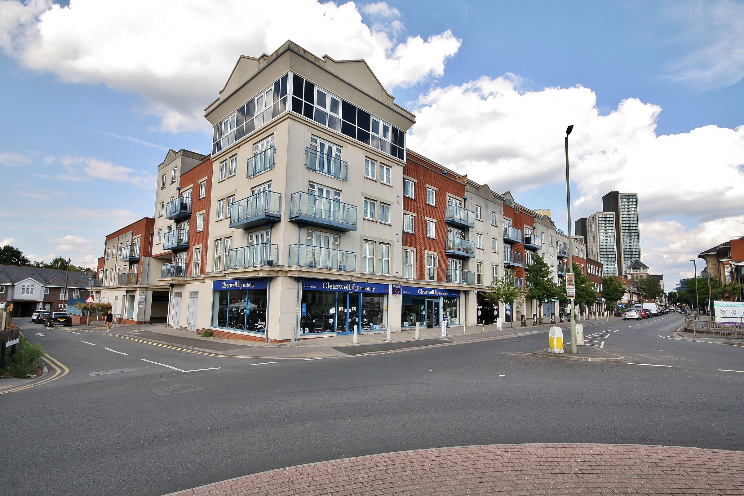 2 bed flat to rent in Goldsworth Road, Woking GU21 - Zoopla