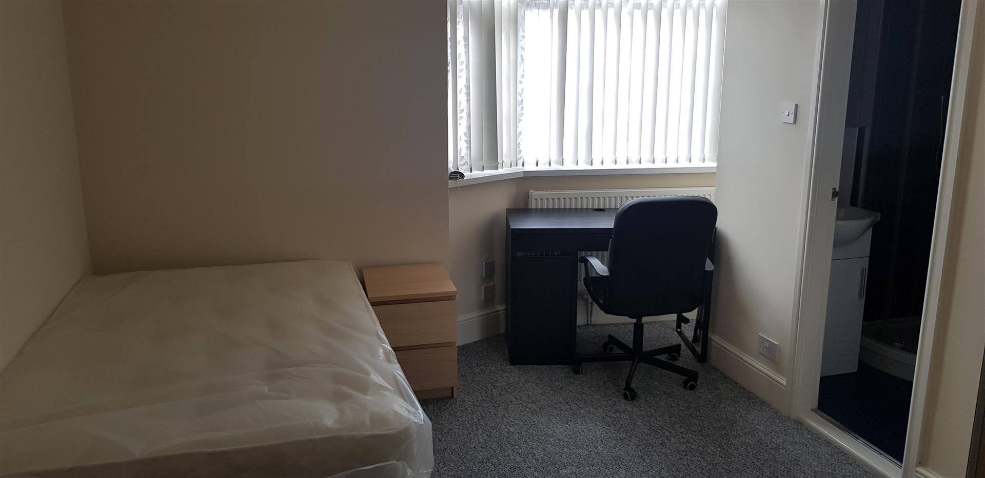 6 bed property to rent in Gresham Road, Middlesbrough TS1 - Zoopla